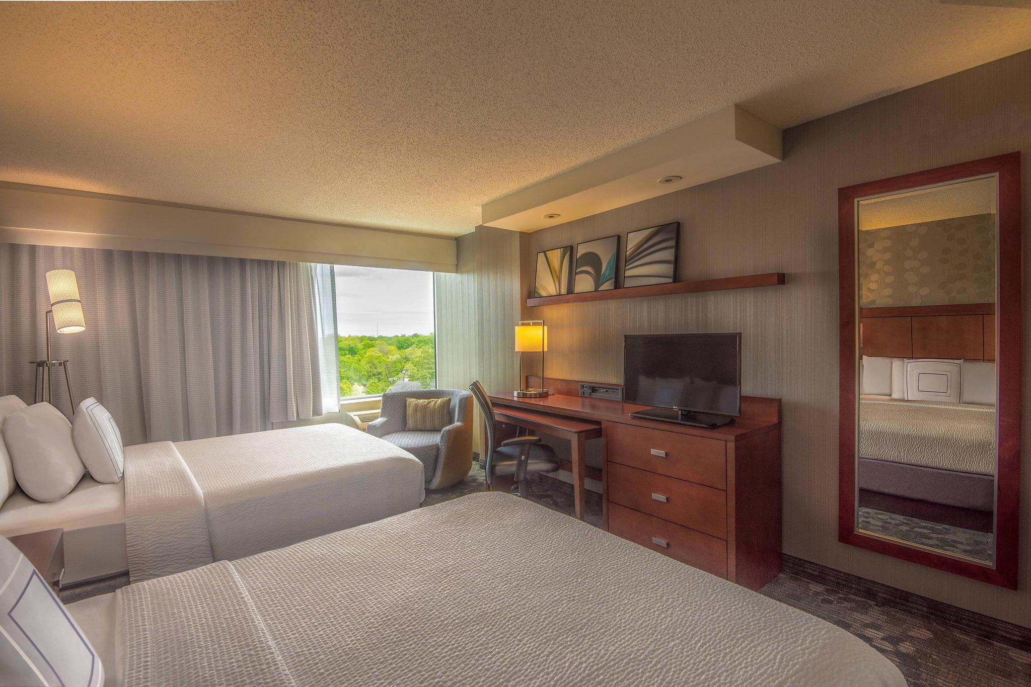 COURTYARD BY MARRIOTT BETHESDA CHEVY CHASE