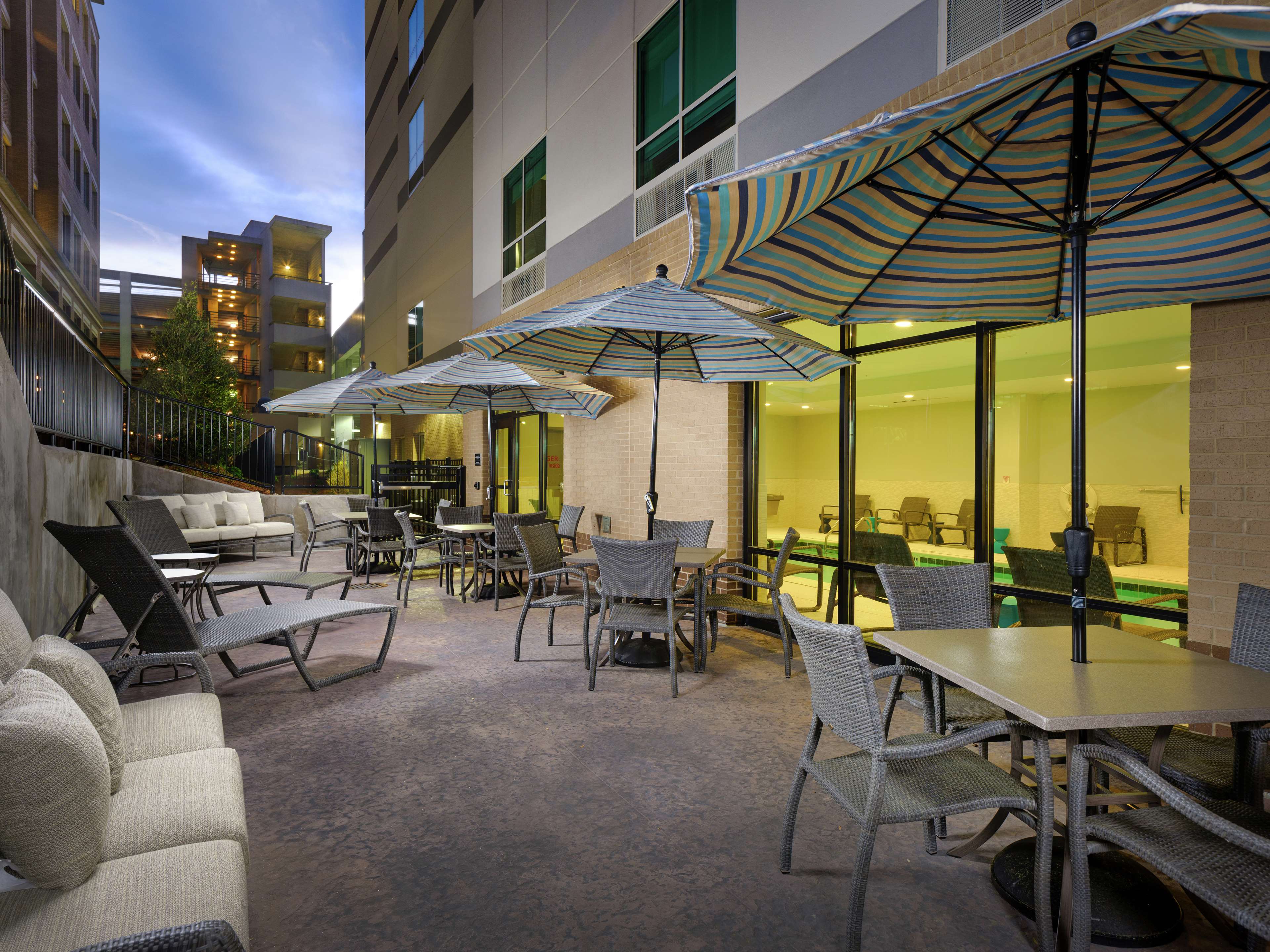 Hampton Inn & Suites Atlanta Decatur/Emory, 116 Clairemont Avenue ...