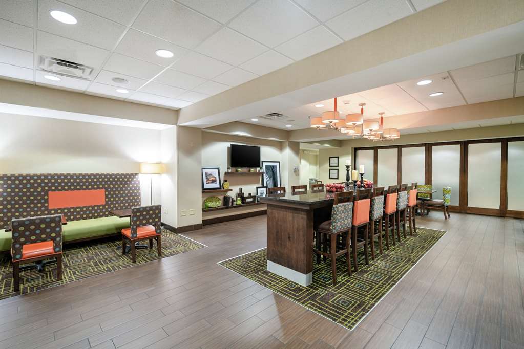 Hampton Inn Huntington University Area, 177 Kinetic Dr, Huntington, WV ...