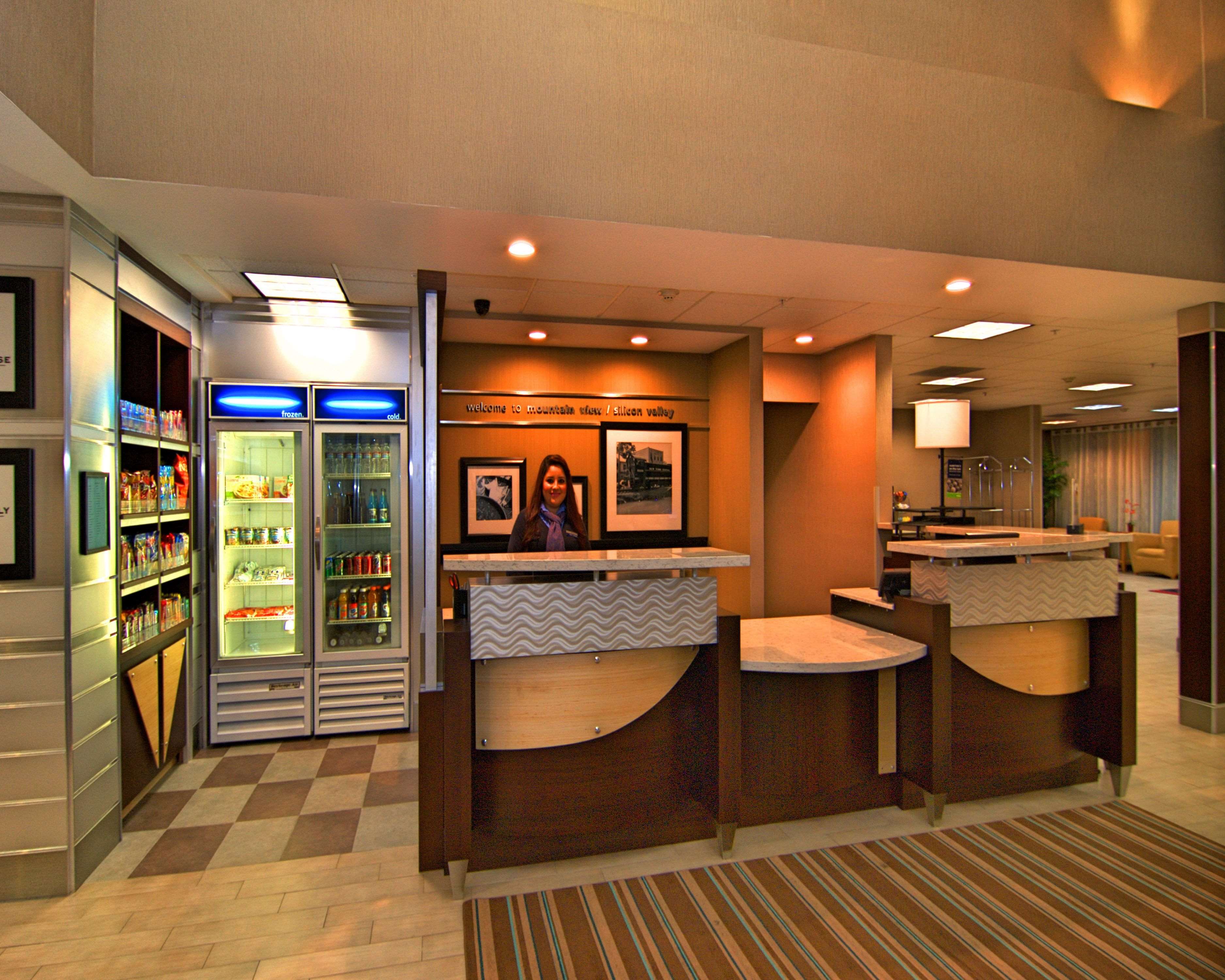 HAMPTON INN & SUITES MOUNTAIN VIEW