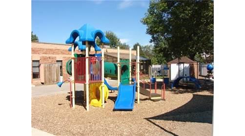 INTERGENERATIONAL LEARNING CENTER