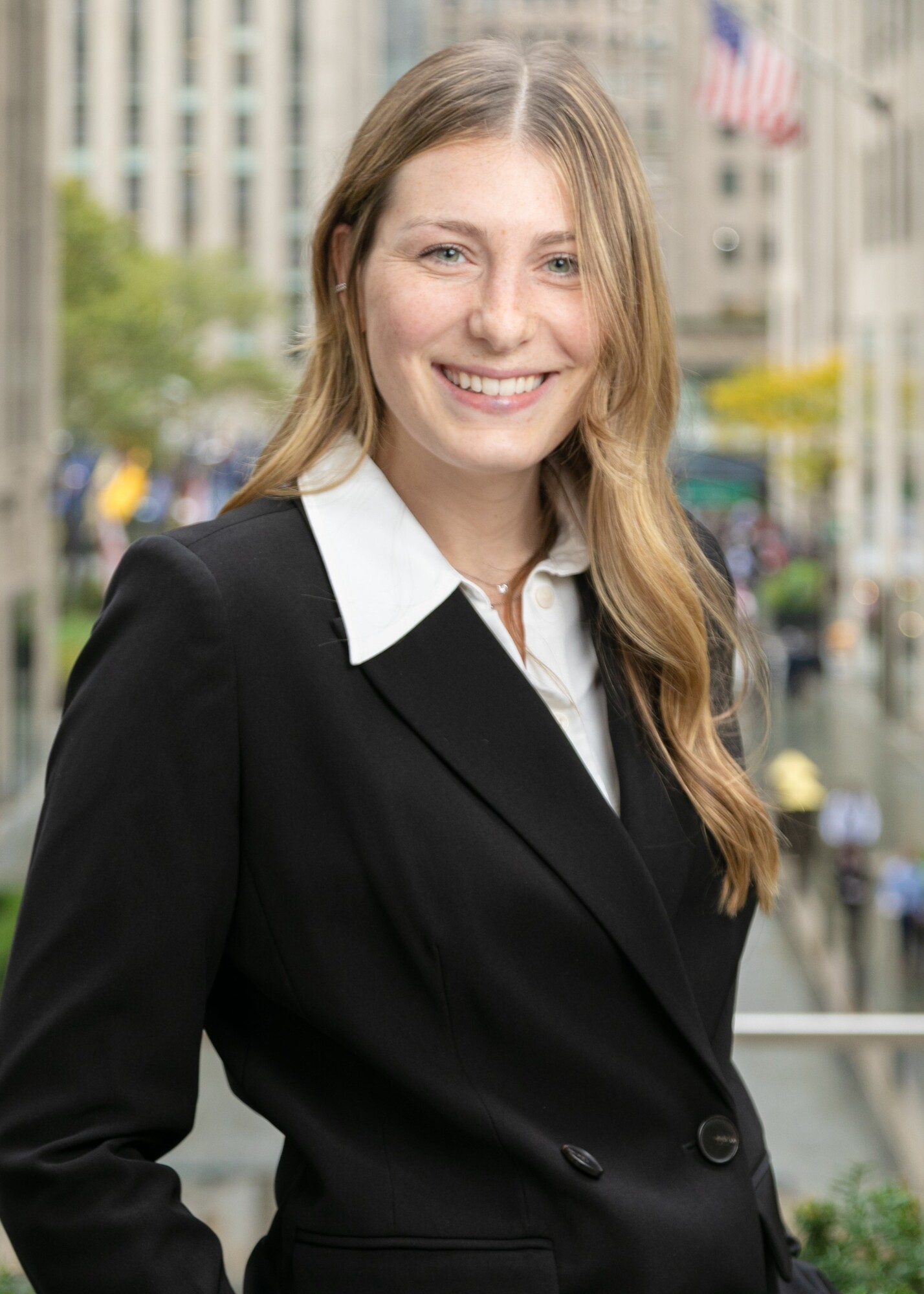 Tess Schuit - Financial Advisor in New York, NY 10019 | Merrill