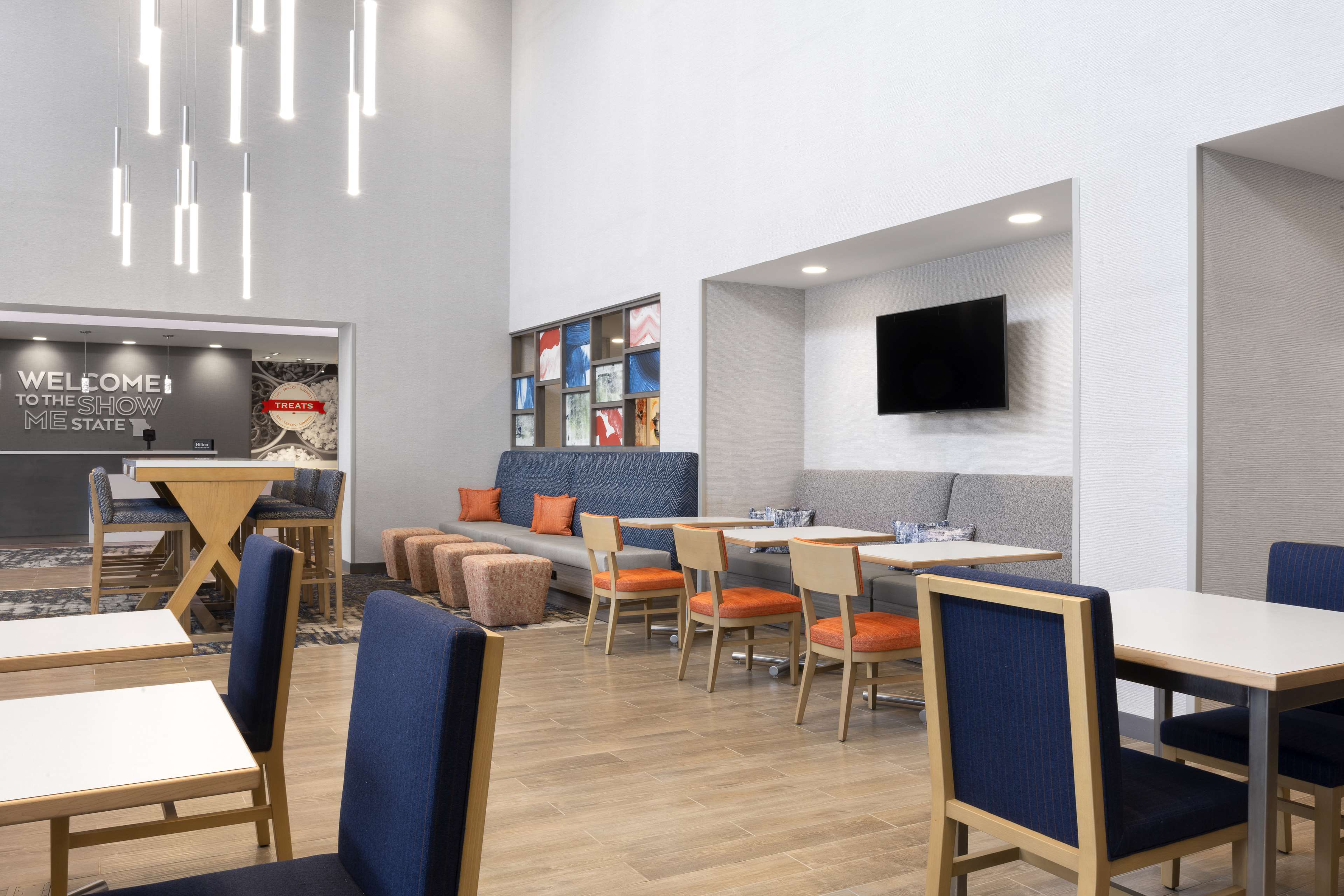 Hampton Inn & Suites St. Charles Old Town Area, 1410 South 5th Street ...