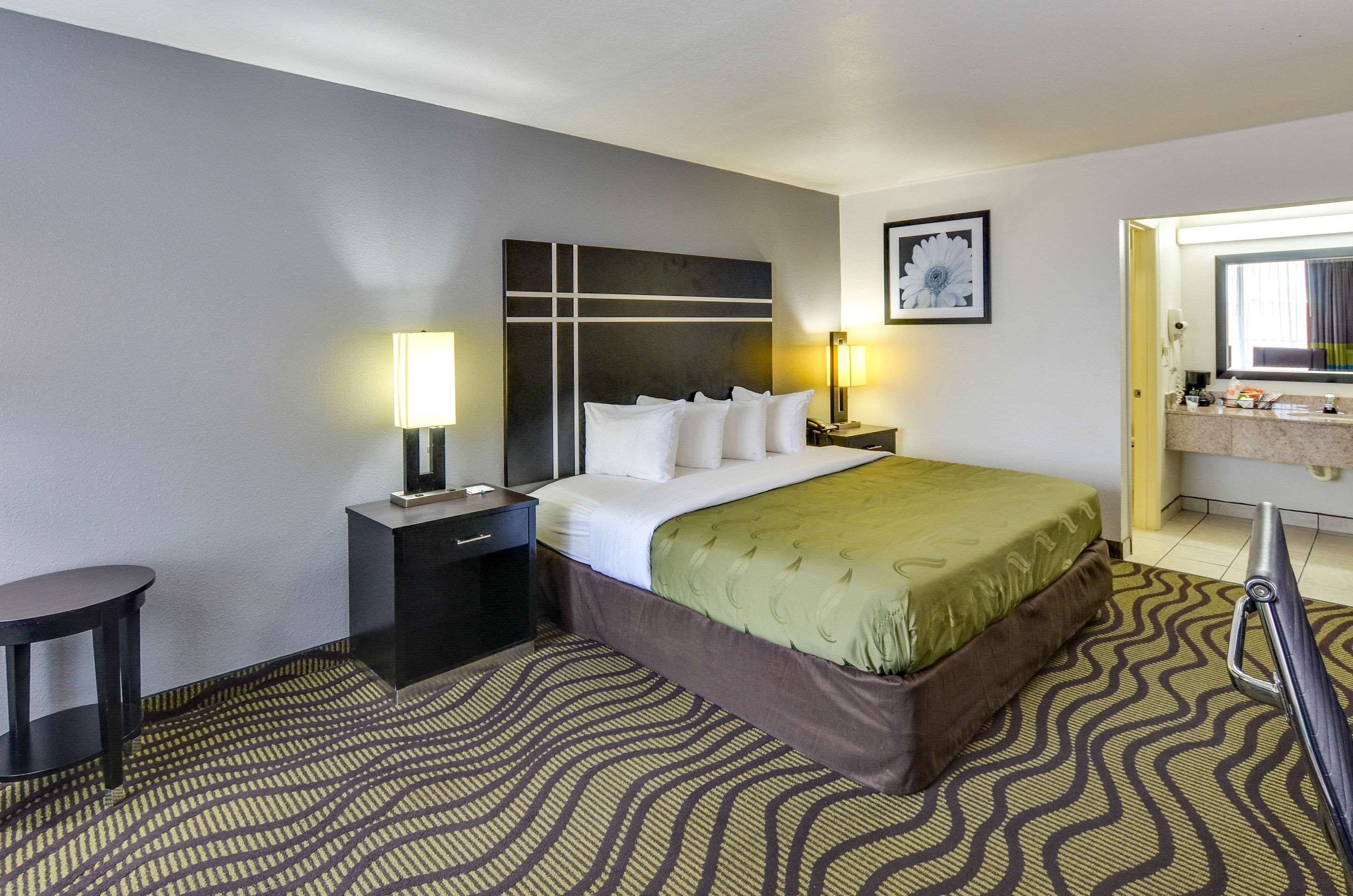 Quality Inn & Suites Hardeeville - Savannah North - Hardeeville, SC ...