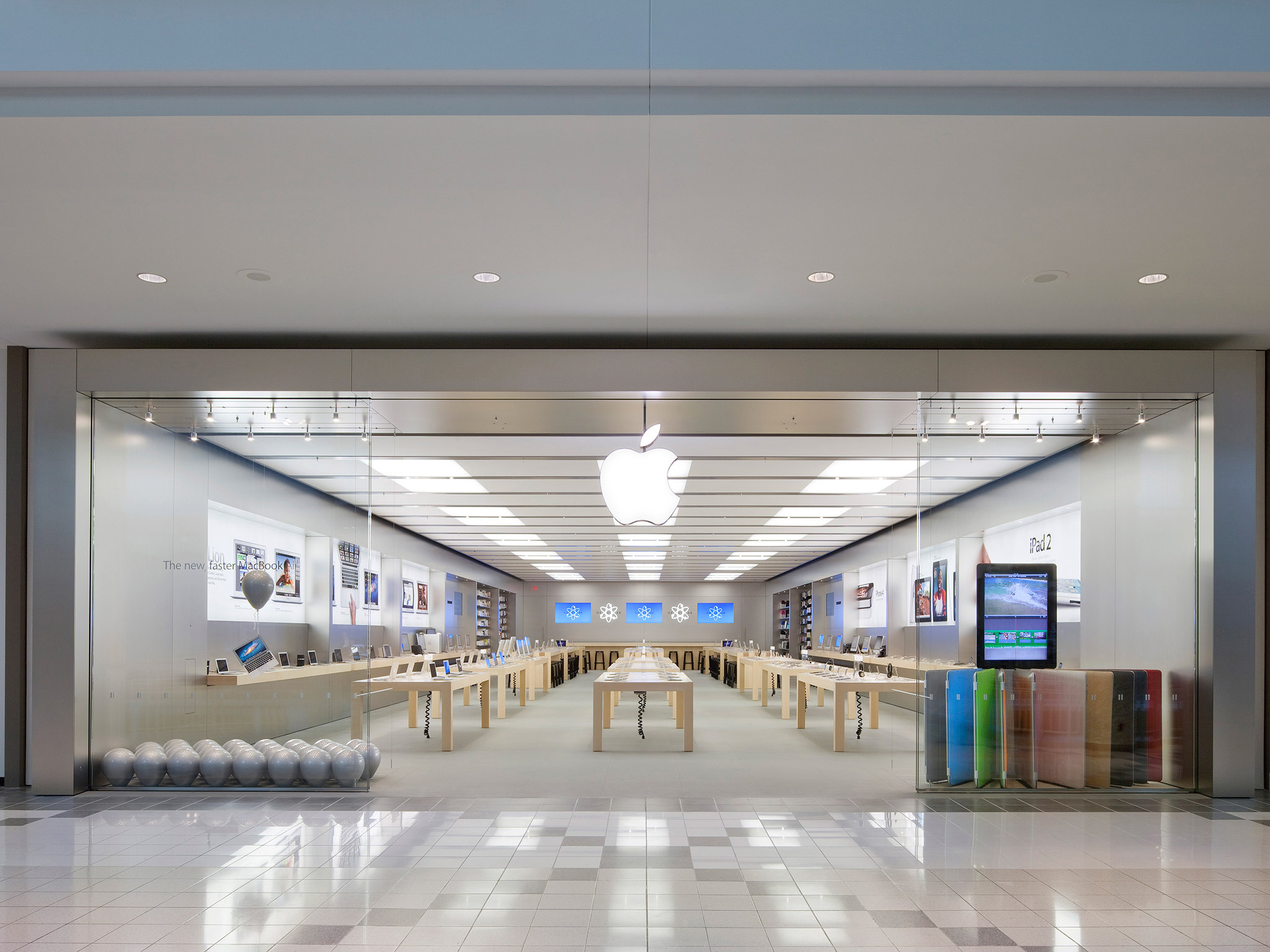 Apple Mapleview Centre - 900 Maple Avenue, Burlington, ON | n49.com