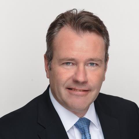 Daniel Esslinger - Financial Advisor in Miami, FL 33131 | Merrill