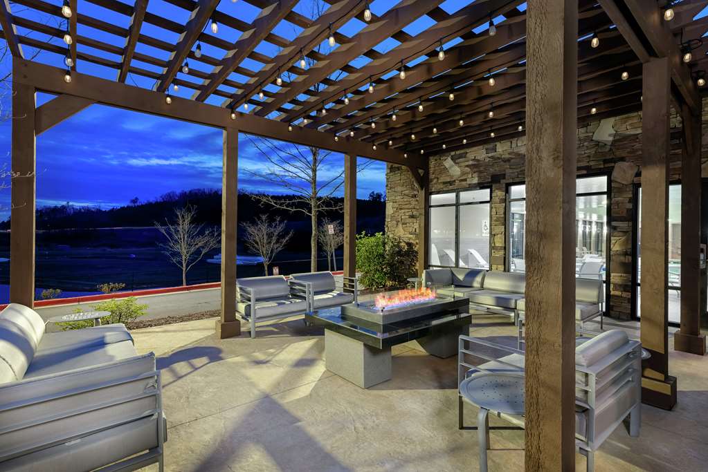 Hampton Inn Emerson LakePoint, 86 Old Allatoona Rd SE, Cartersville, GA ...