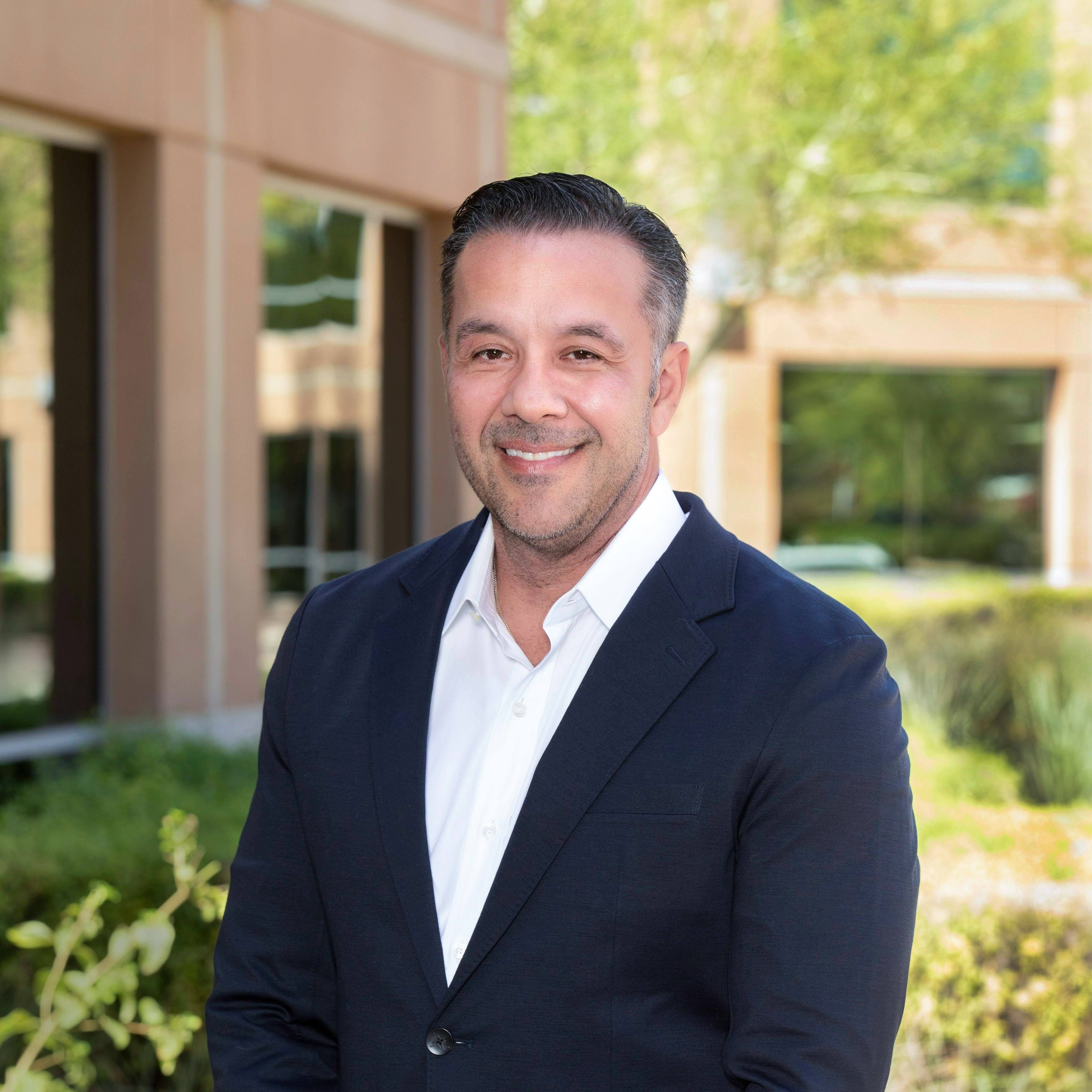 Nicolas Castaneda - Financial Advisor in Peoria, AZ 85381 | Merrill