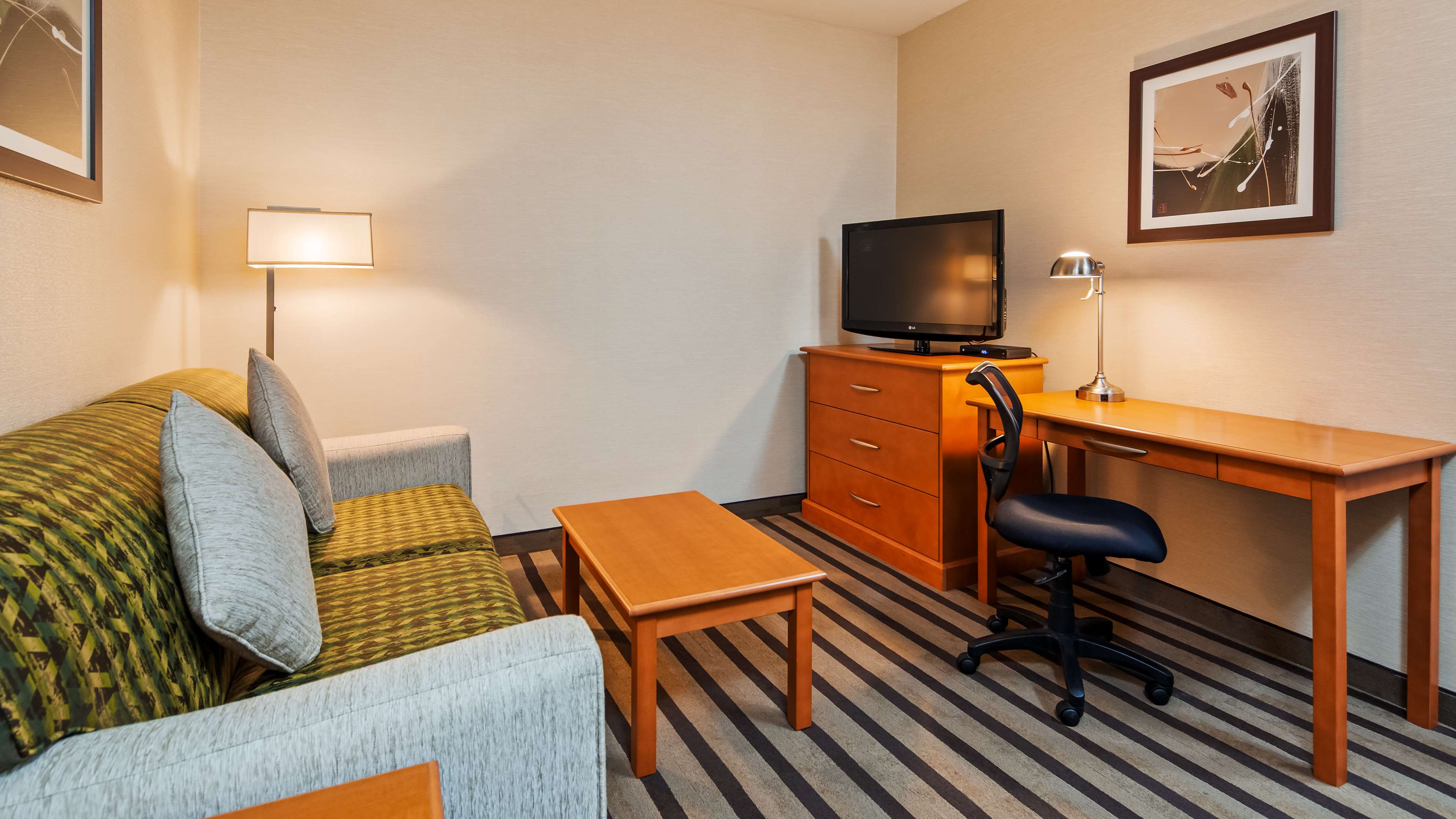 Best Western King George Inn & Suites, Surrey BC | Ourbis