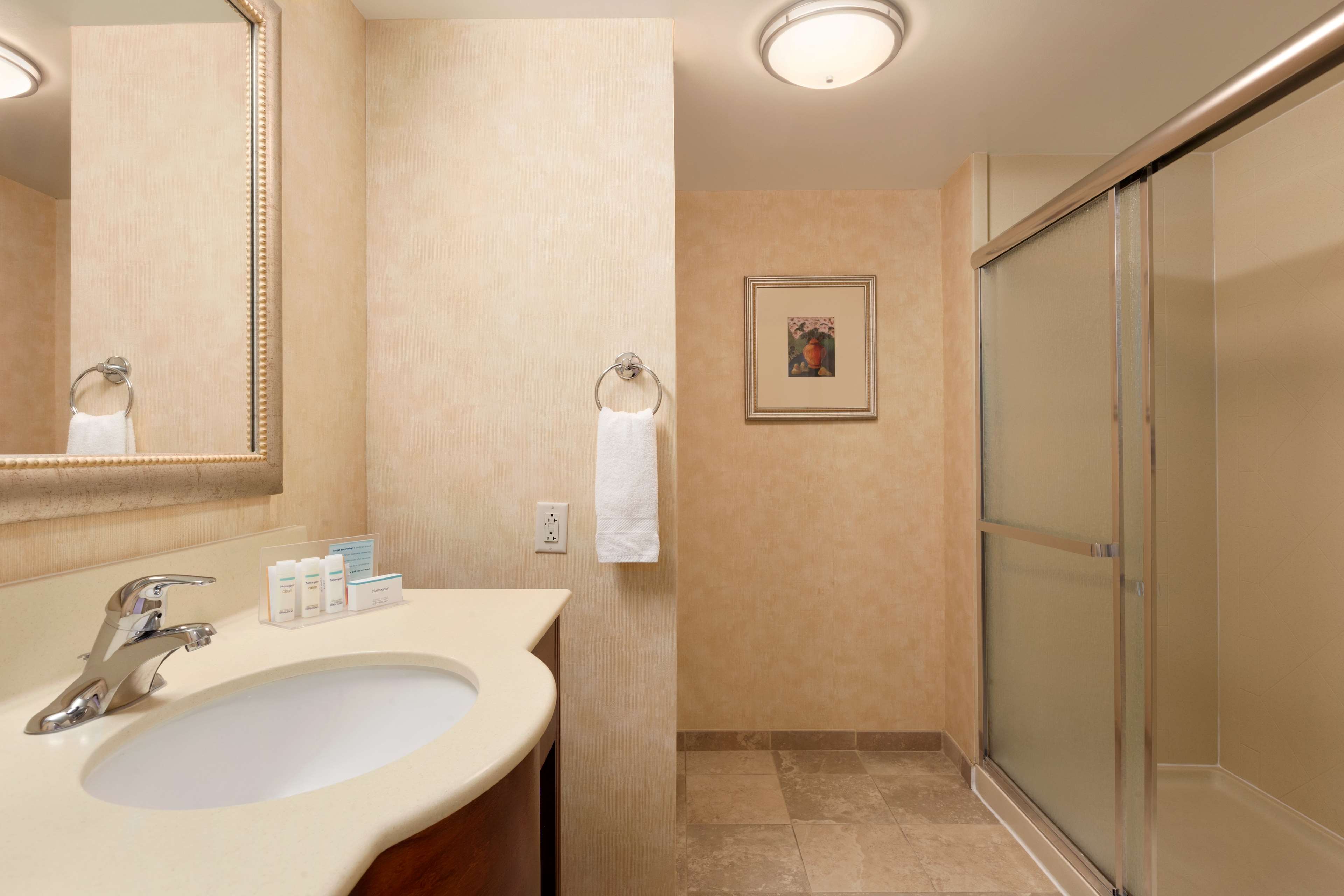 Hampton Inn Geneva, 43 Lake Street, Geneva, NY, Hotels & Motels - MapQuest