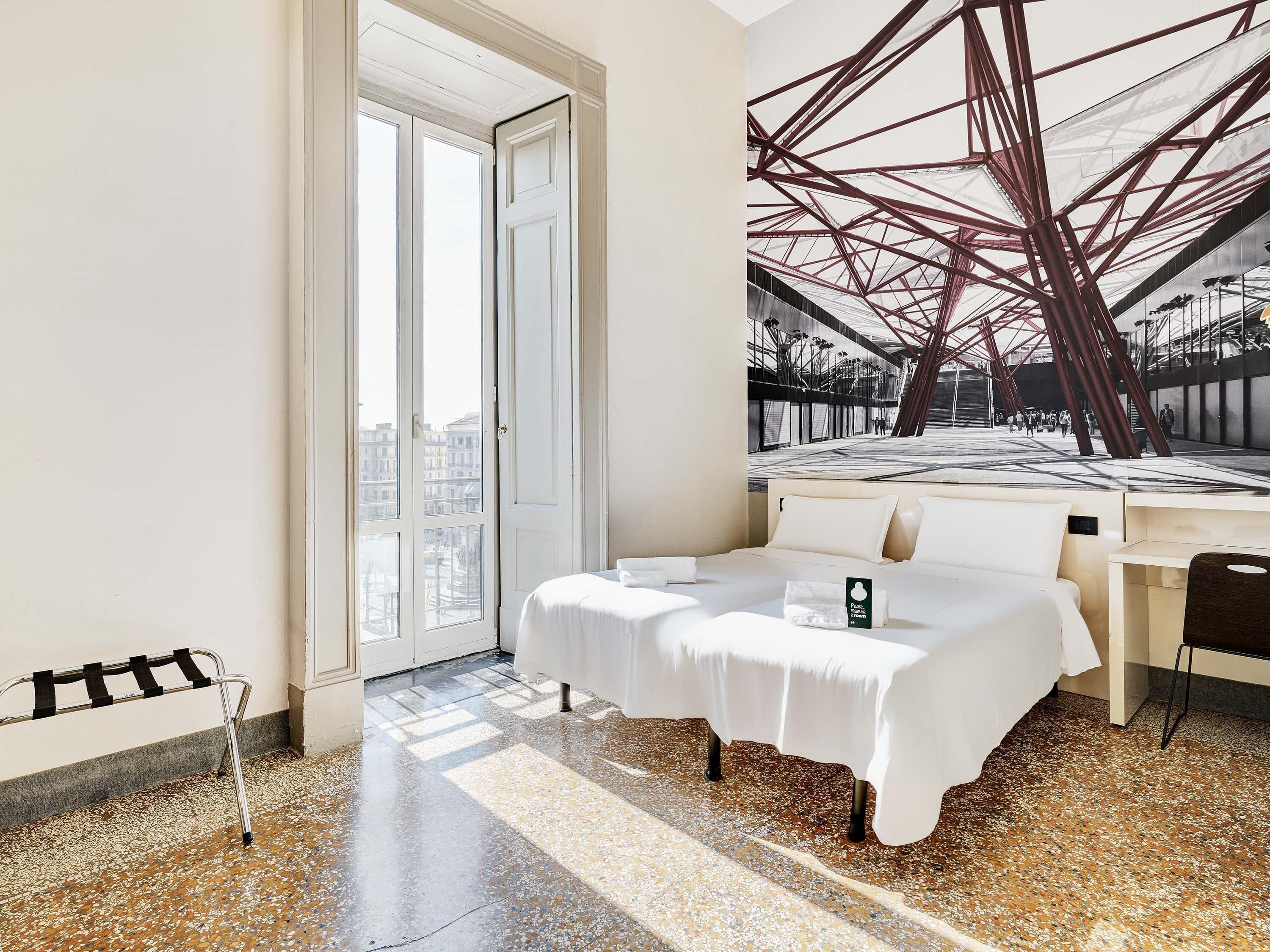 B&B Hotel Napoli - Napoli, Piazza Garibaldi, 32