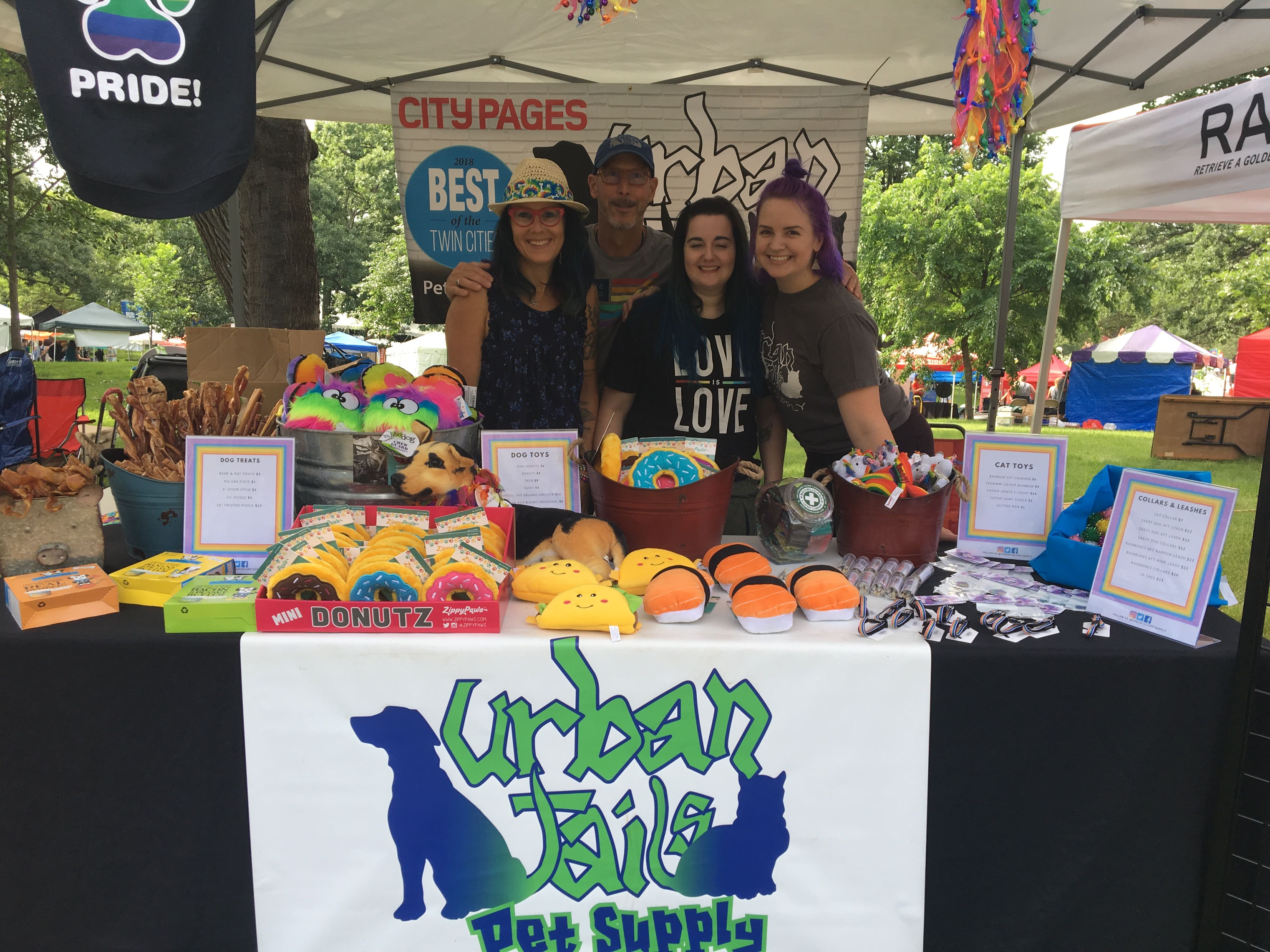 Pet Food Supply Store - Urban Tails Pet Supply In Minneapolis, Minnesota