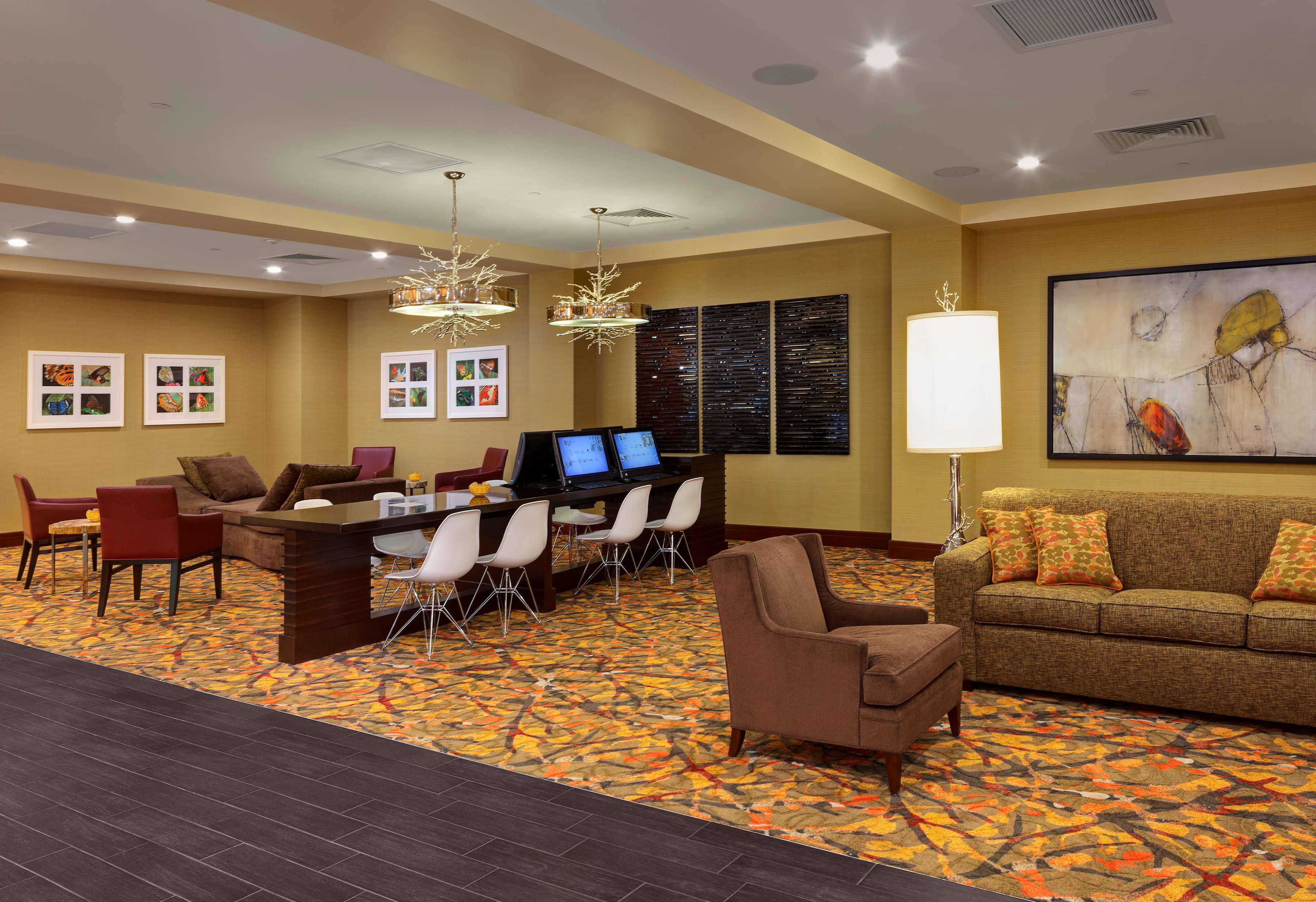 DoubleTree by Hilton Hotel St. Louis - Chesterfield, 16625 Swingley ...