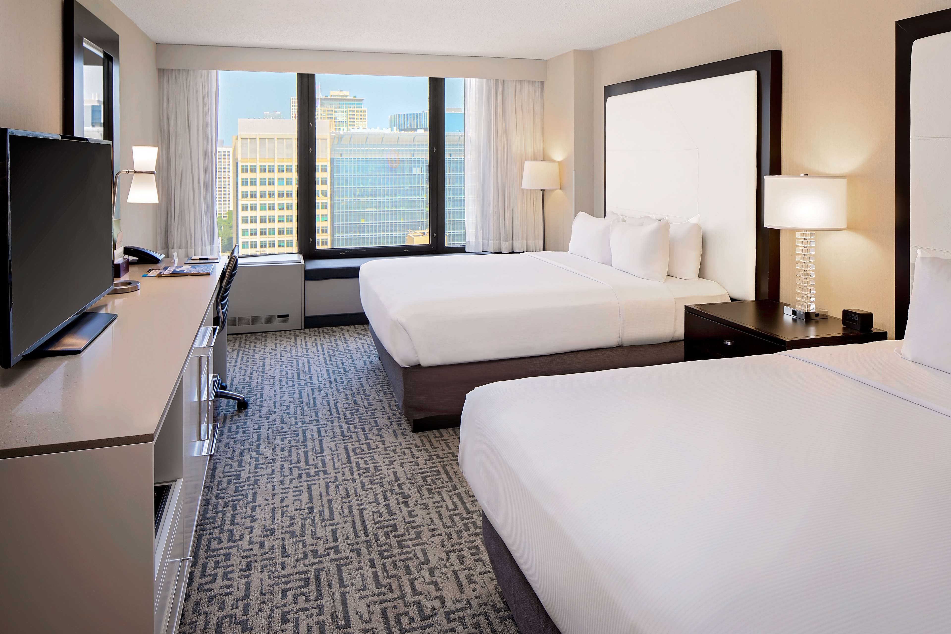 DoubleTree by Hilton Hotel Chicago - Magnificent Mile - 300 E Ohio ...