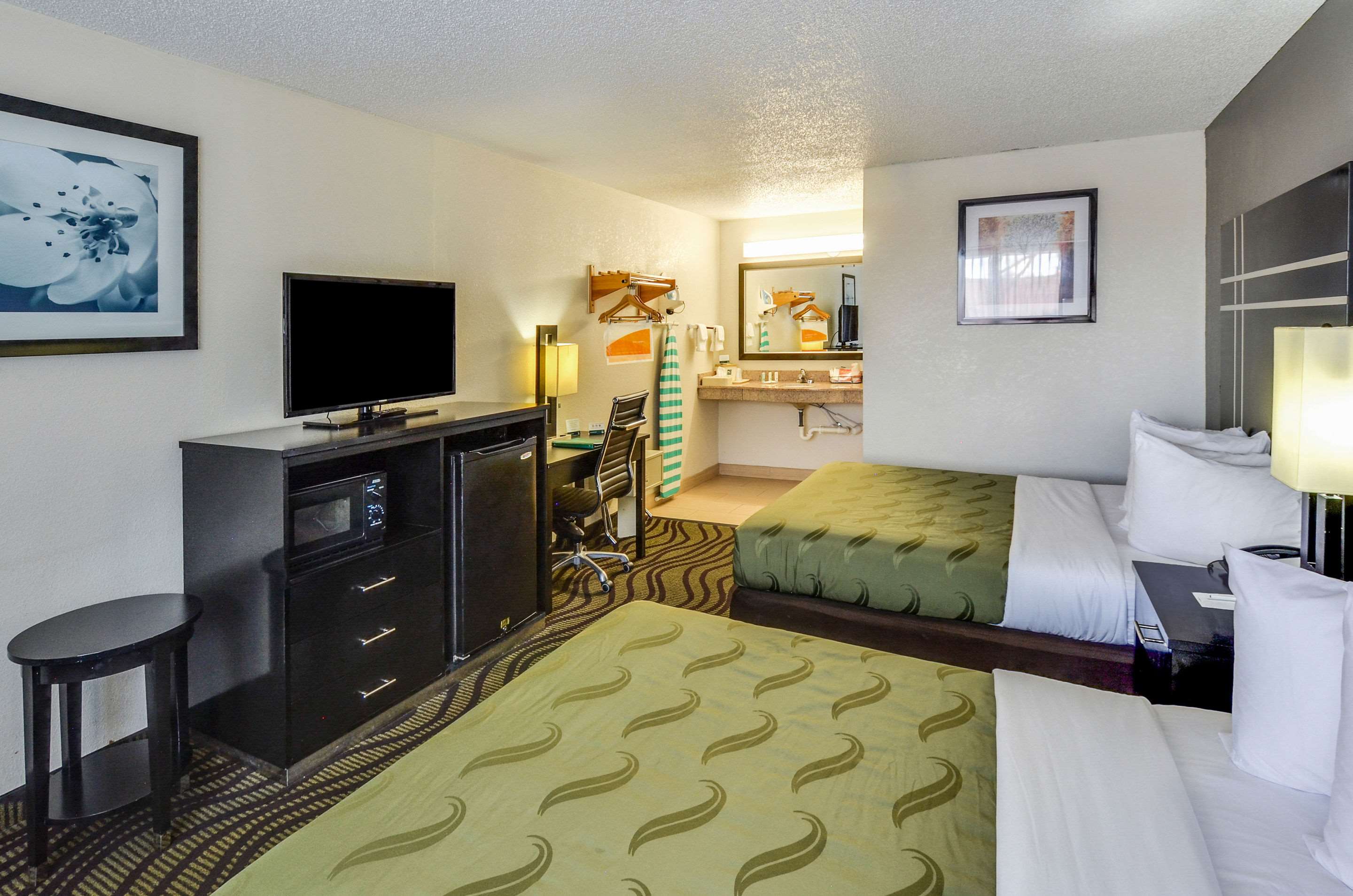 Quality Inn & Suites Hardeeville - Savannah North - Hardeeville, SC ...