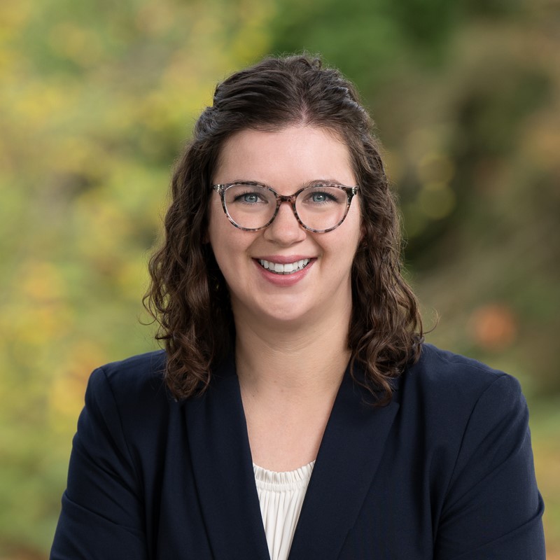 Sarah Frauenholtz - Financial Advisor in Everett, WA 98201 | Merrill