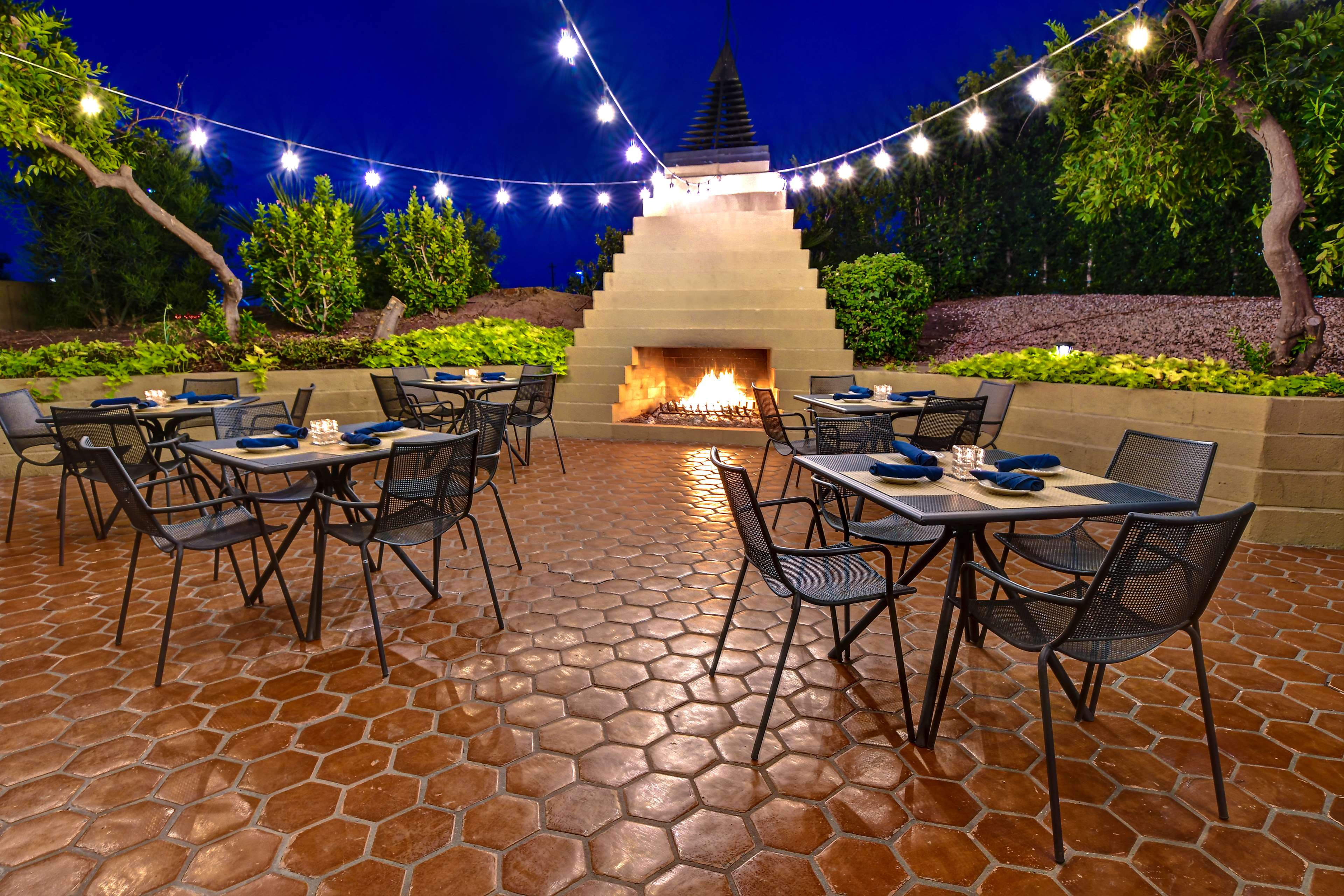 DOUBLETREE BY HILTON HOTEL PHOENIX TEMPE