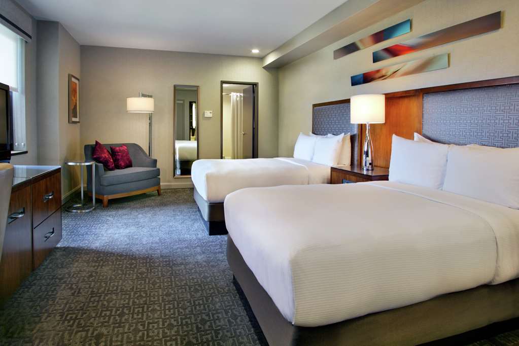 Hilton Chicago - Hotel - Chicago, IL 60605