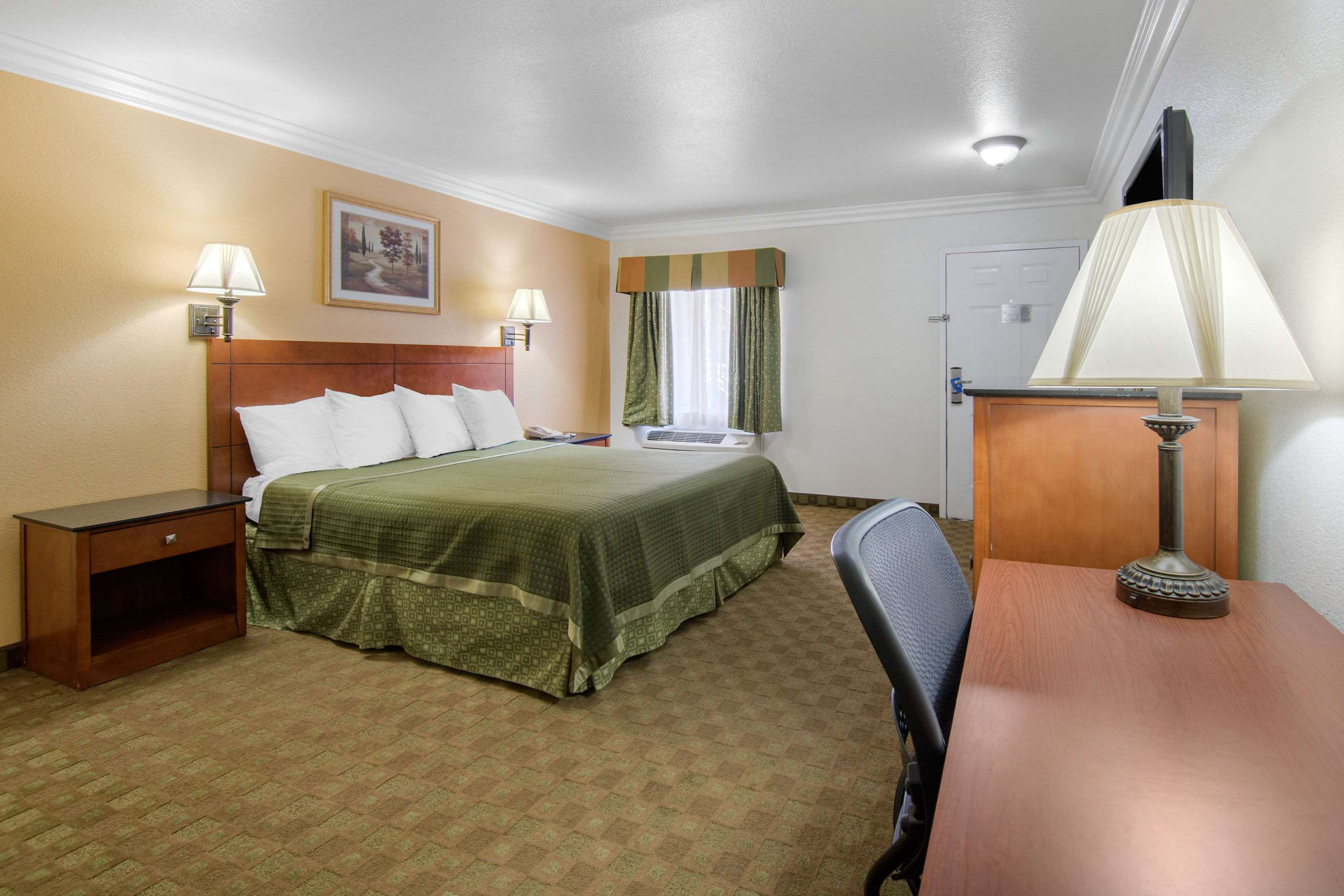 RODEWAY INN ADELANTO US 395