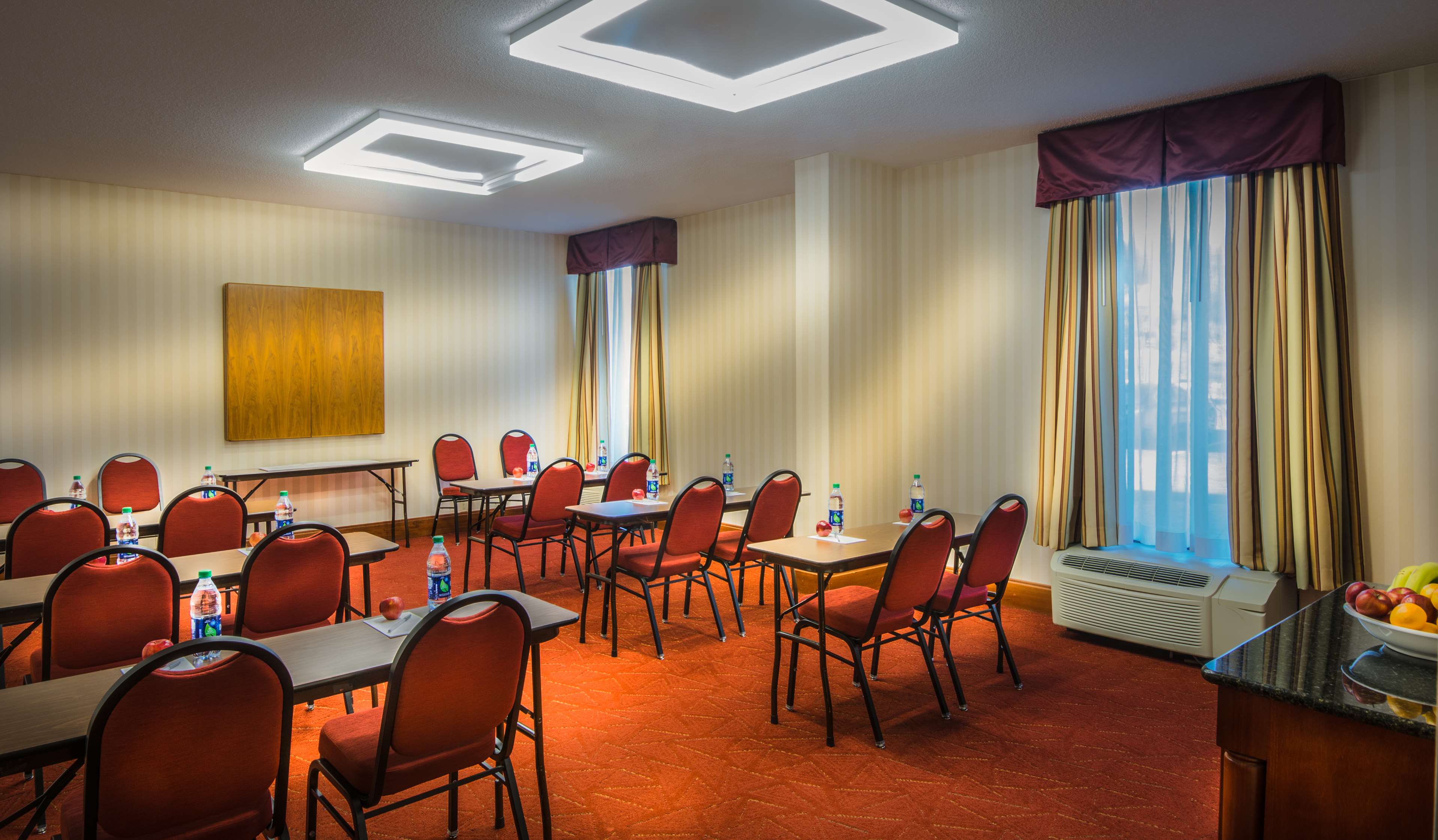 Hampton Inn Princeton, 277 Meadowfield Ln, Princeton, WV, Hotels ...