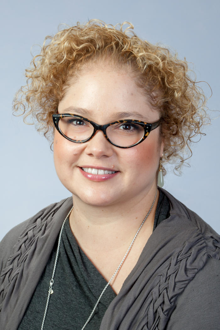 Dr. Maria Dominguez, MD, Critical Care Medicine | Rochester, NY | WebMD