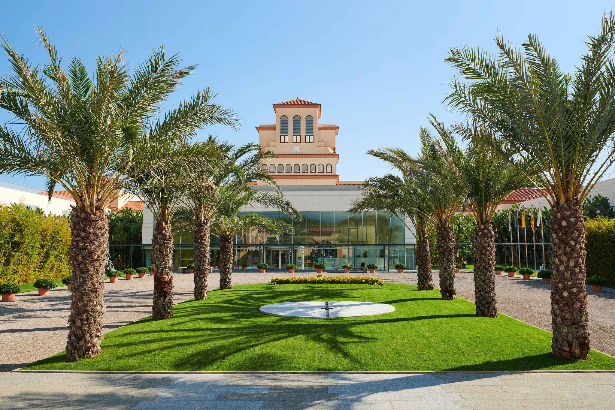 LE MÉRIDIEN RA BEACH HOTEL & SPA