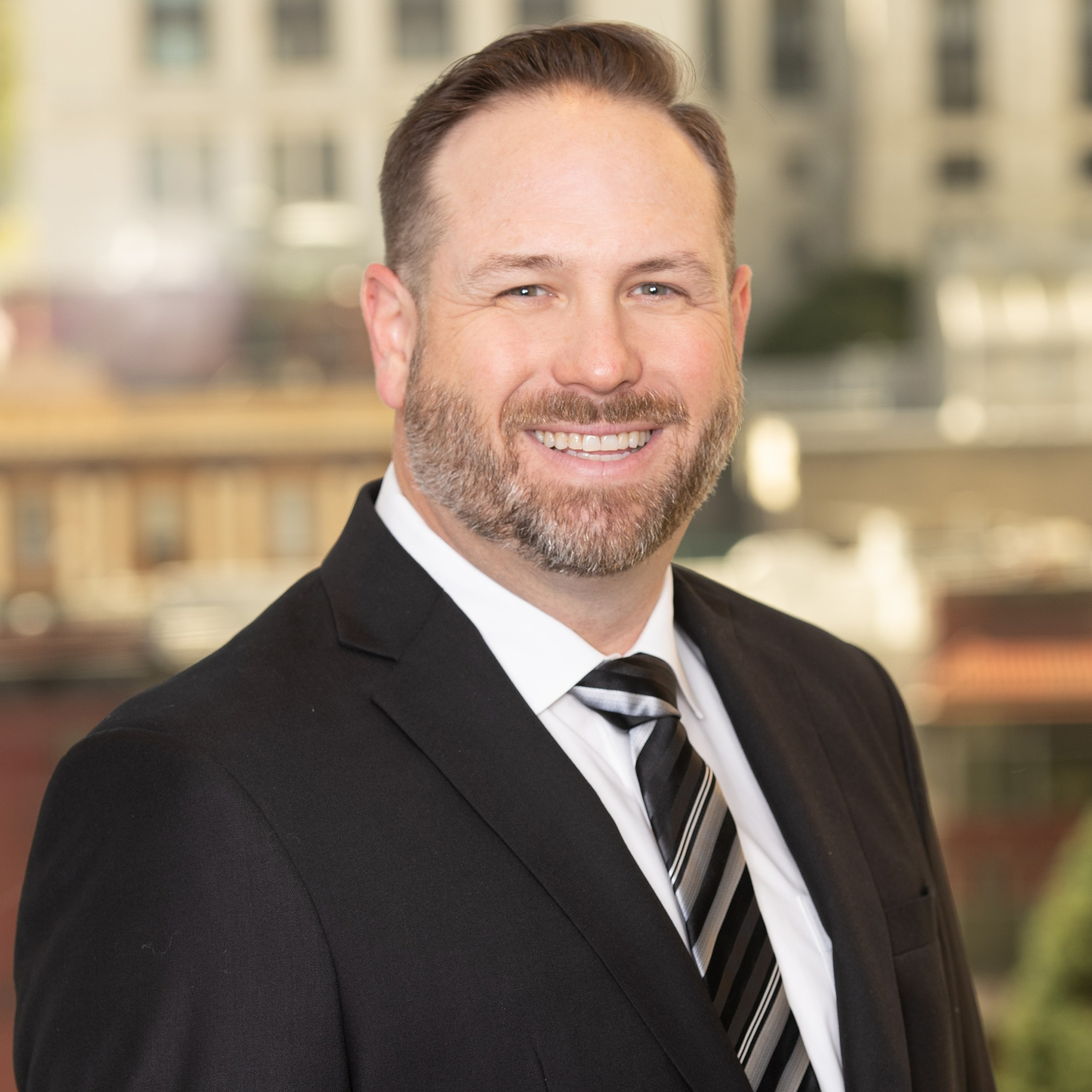 Kevin Fernandez - Financial Advisor in San Francisco, CA 94104 | Merrill