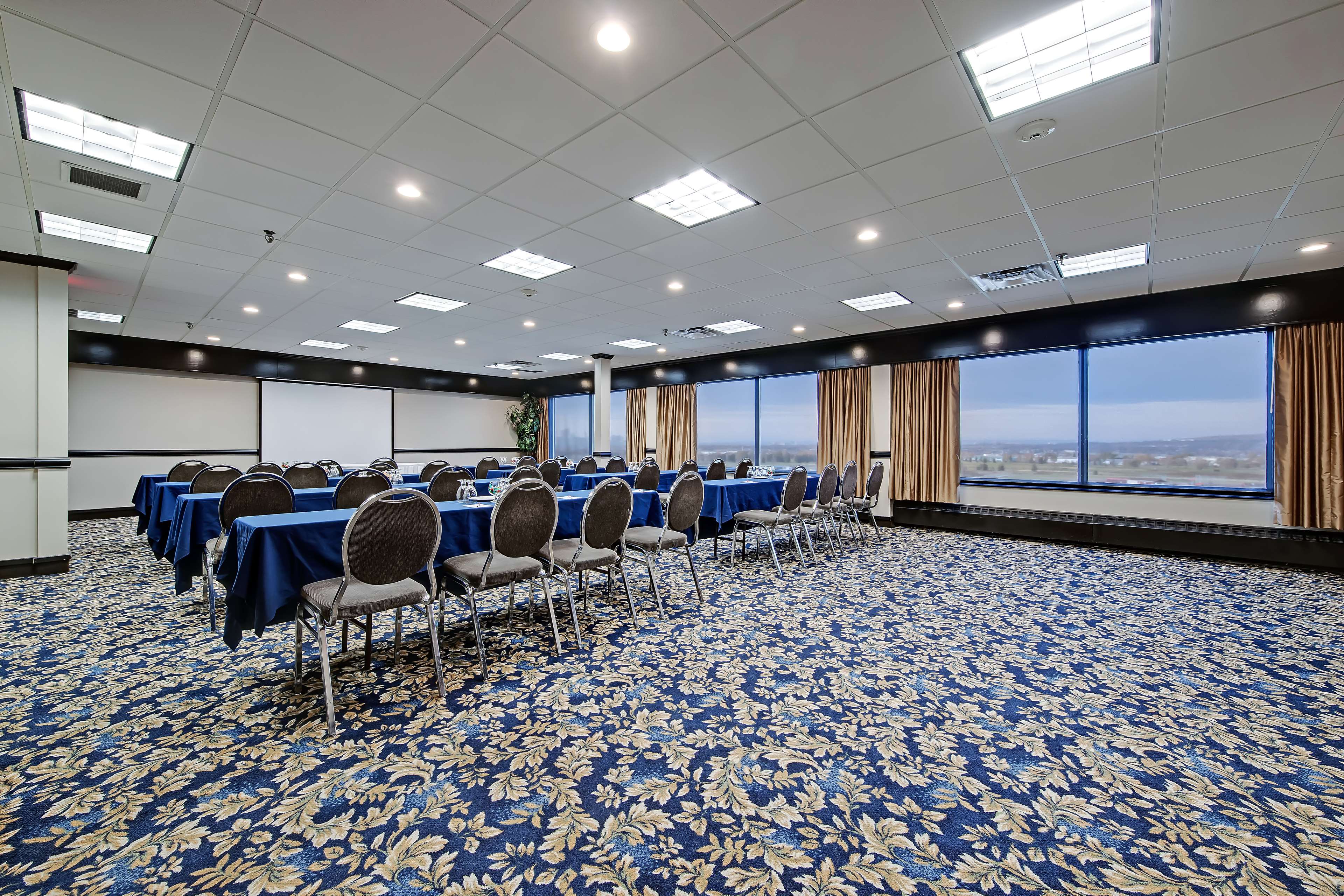 Best Western Plus Port O'Call Hotel, Calgary AB | Ourbis