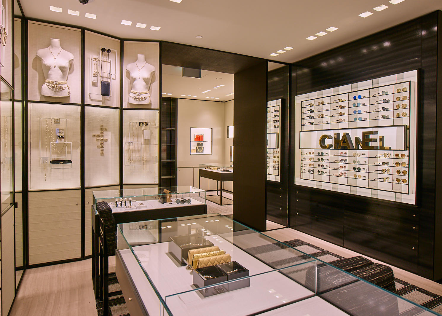 Jewelry And Watches in Dubai, AE