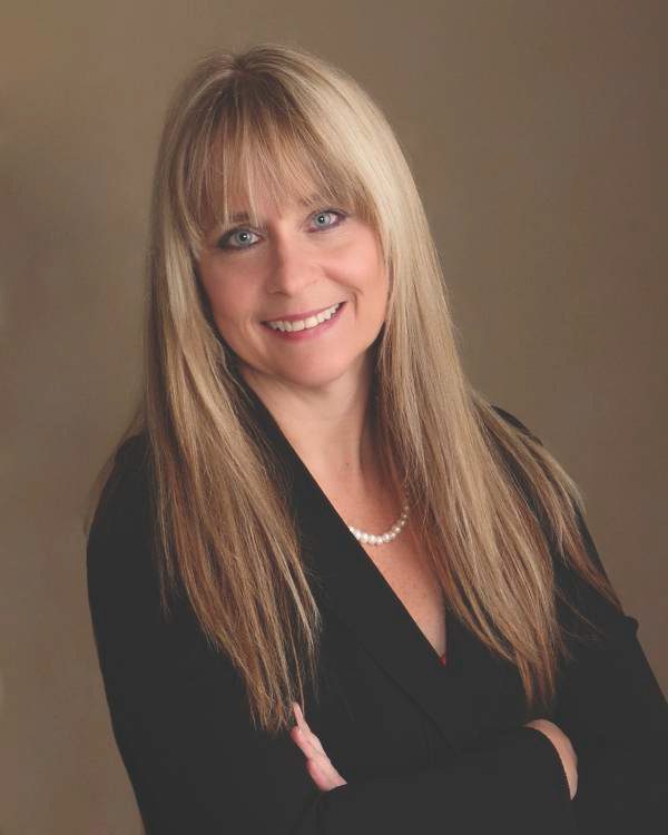 Angela Davis - Financial Advisor in Punta Gorda, FL 33950 | Merrill