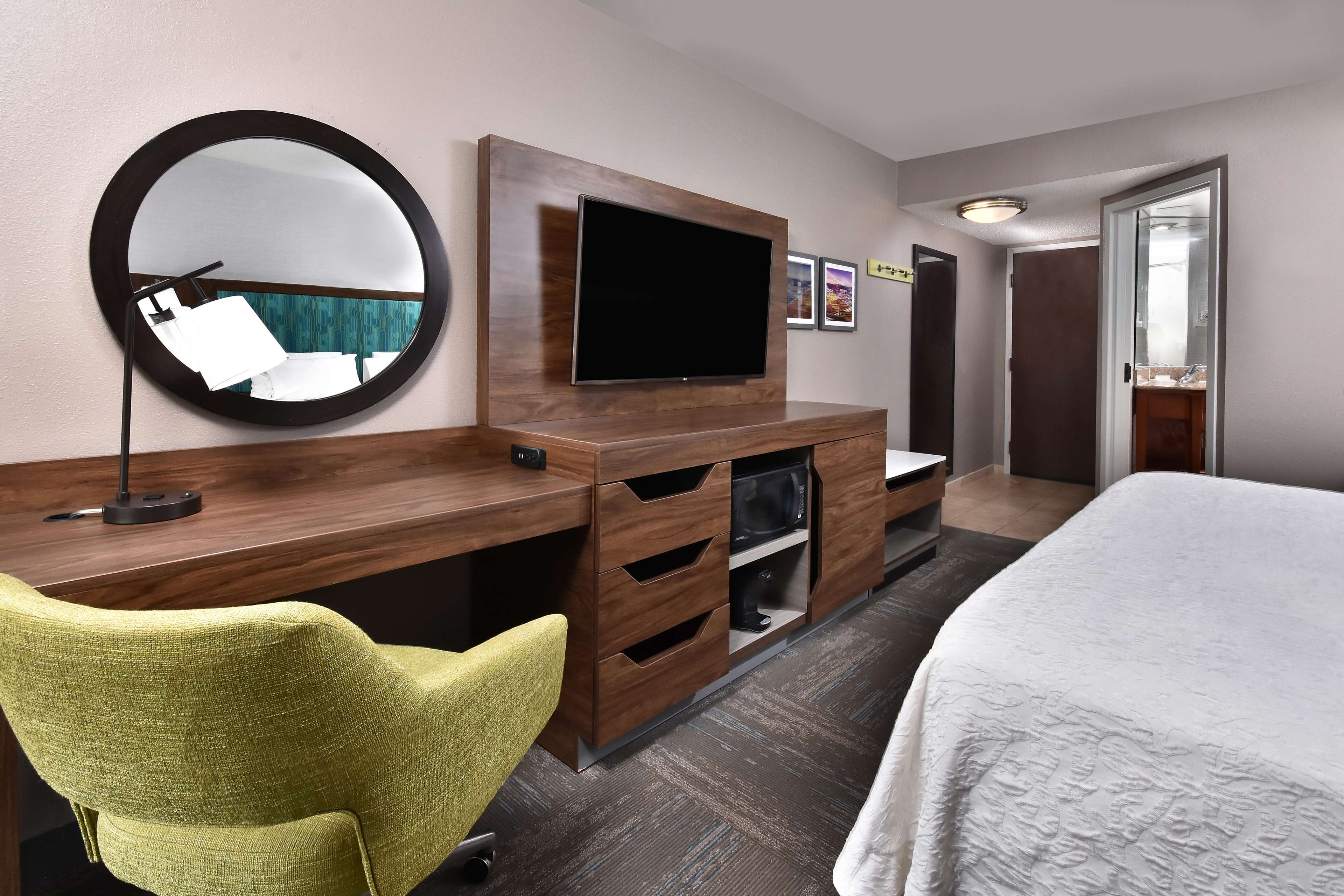 Hampton Inn Princeton, 277 Meadowfield Ln, Princeton, WV, Hotels ...