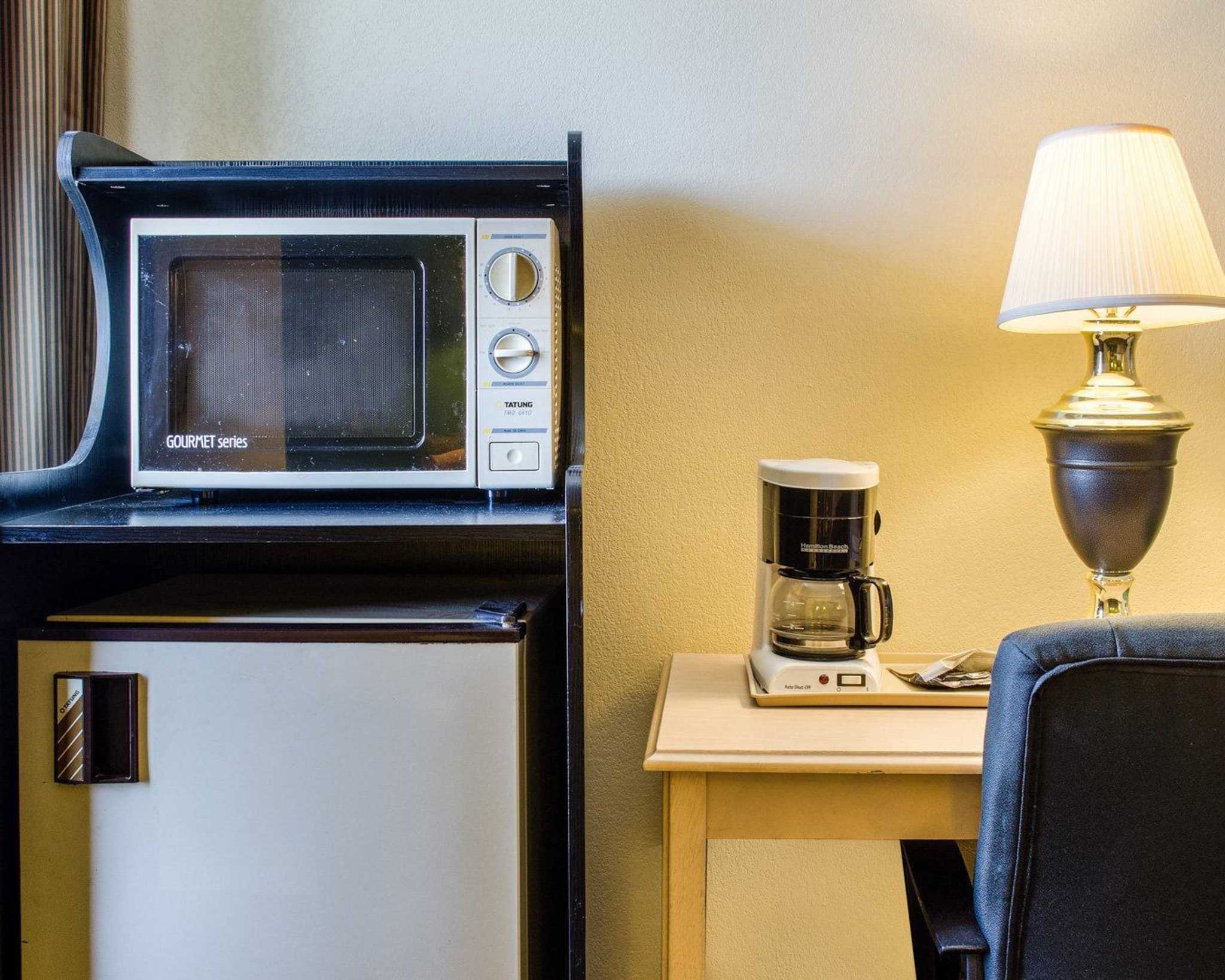 Quality Inn Merriam - Kansas City, 6601 East Frontage Rd., Merriam, KS ...