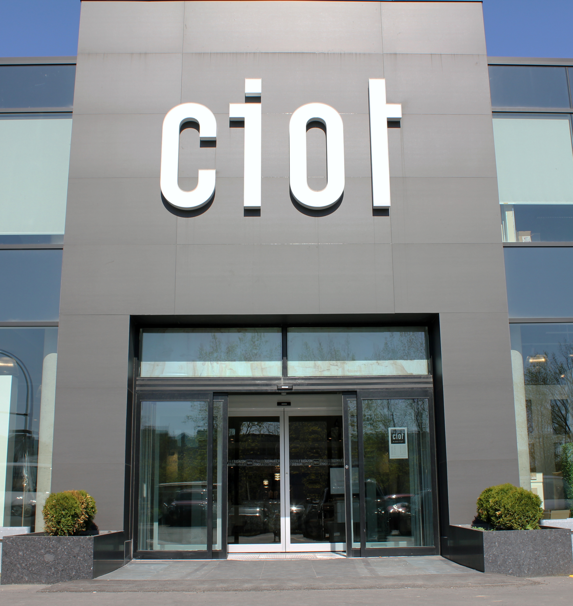 Ciot Montréal Inc - 9151 boul Saint-Laurent, Montréal, QC | n49.com