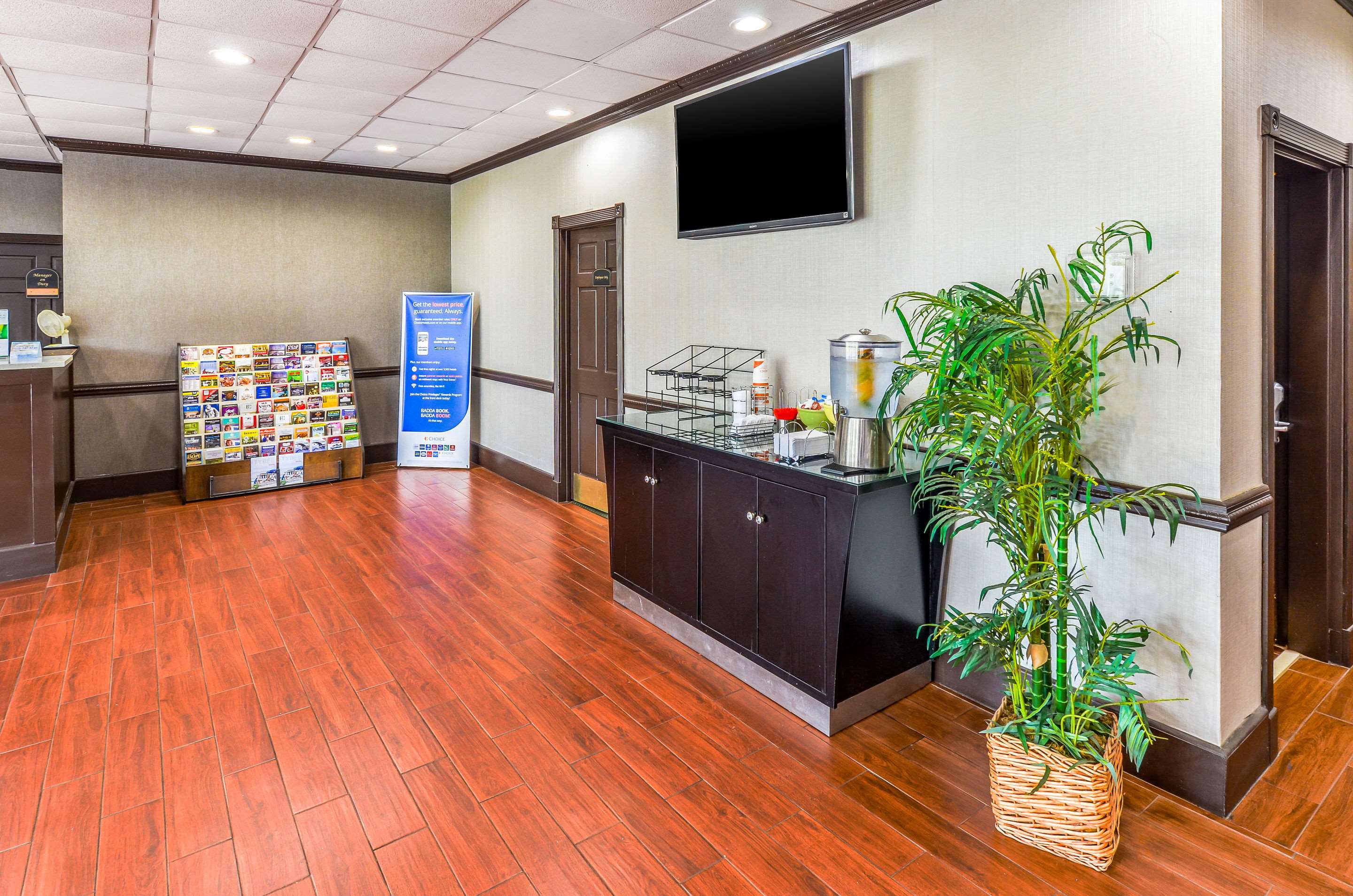 Quality Inn & Suites Hardeeville - Savannah North - Hardeeville, SC ...