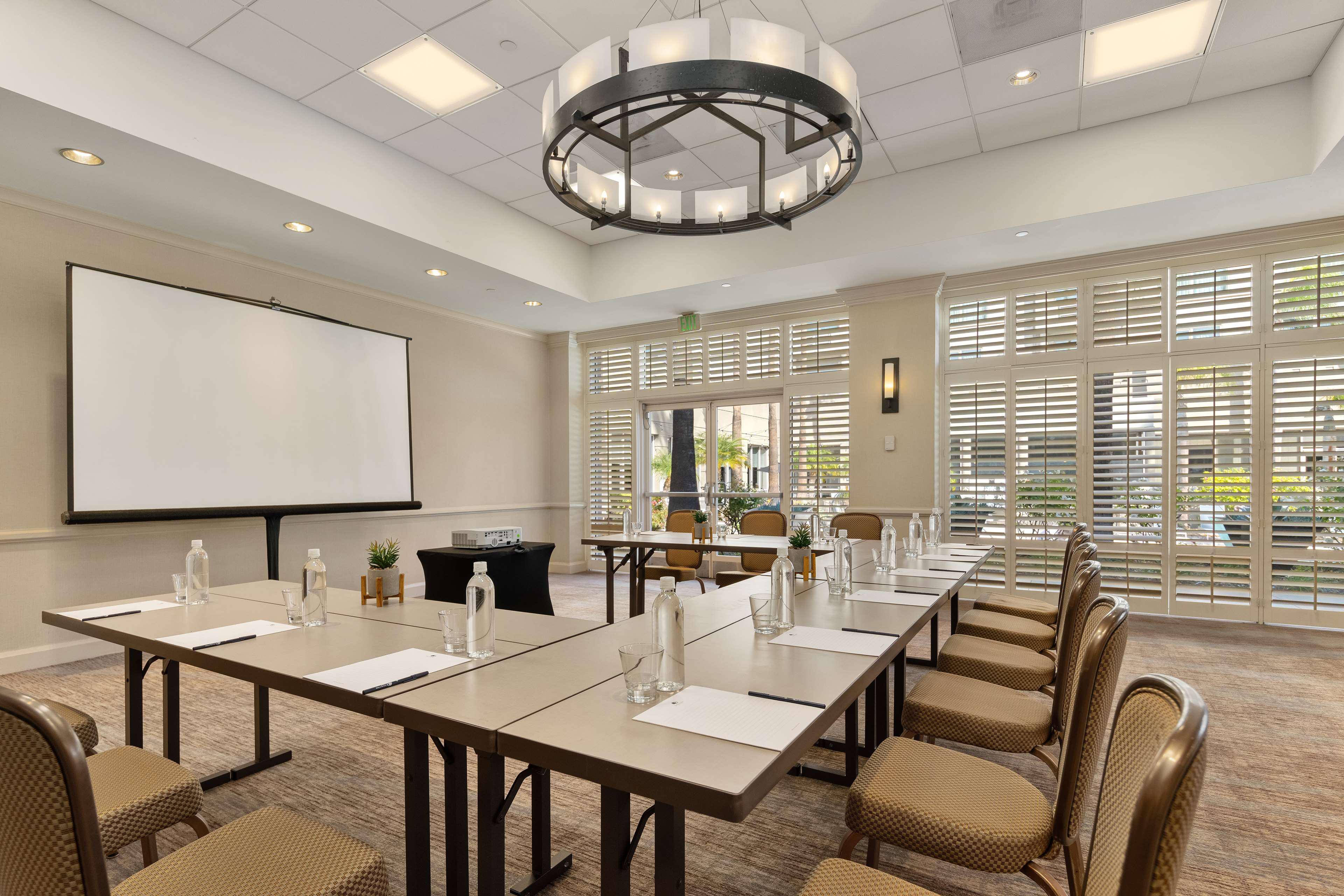 DoubleTree by Hilton Hotel San Diego - Mission Valley, 7450 Hazard ...