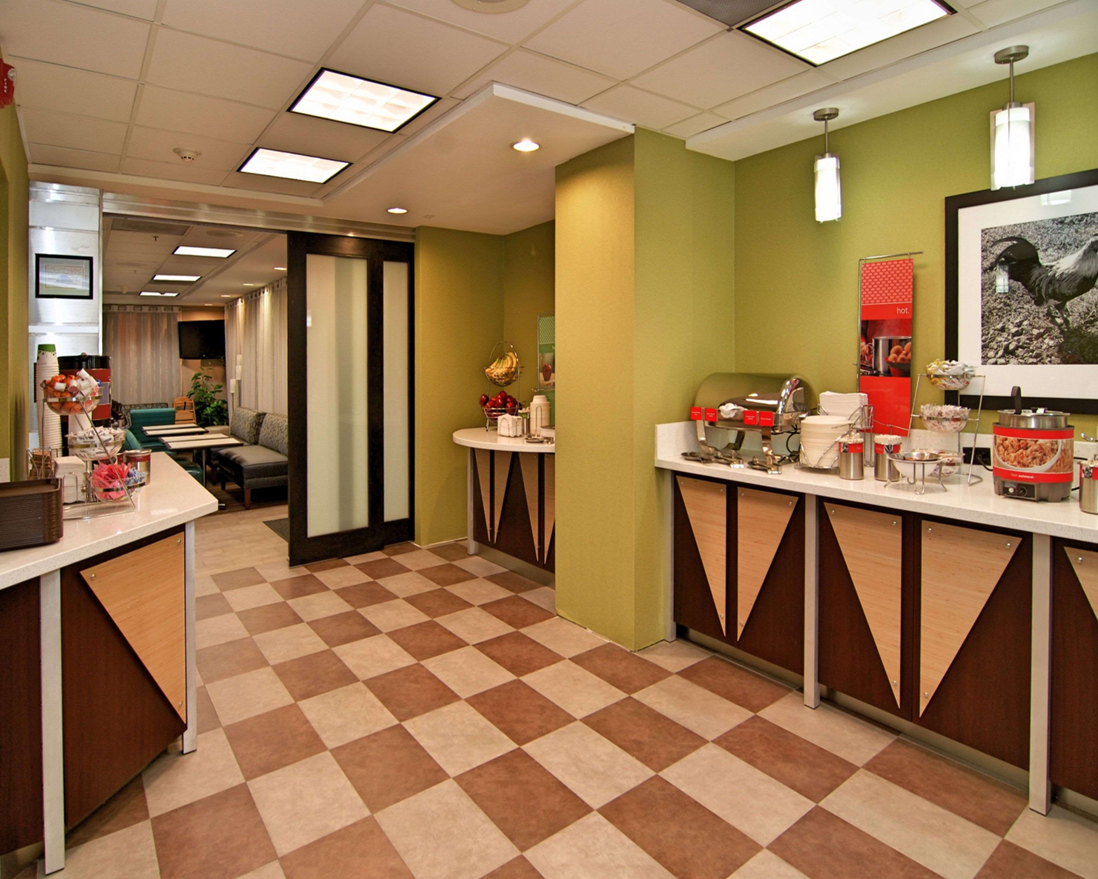 HAMPTON INN & SUITES MOUNTAIN VIEW