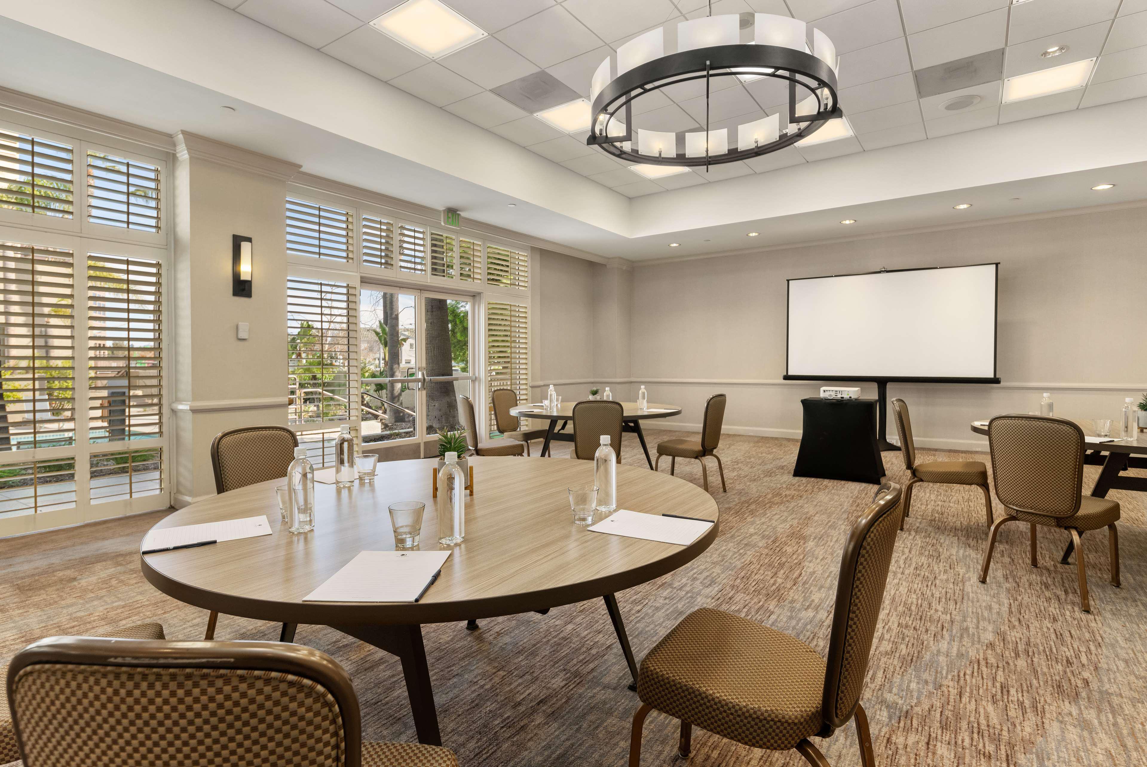 DoubleTree by Hilton Hotel San Diego - Mission Valley, 7450 Hazard ...