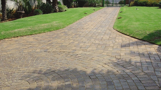 Premier Driveways Leeds Ltd - Paving Contractors in Leeds LS19 6DD ...