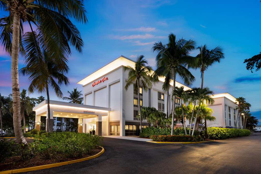 Hampton Inn Naples-Central, 3210 Tamiami Trl N, Naples, FL, Hotels ...