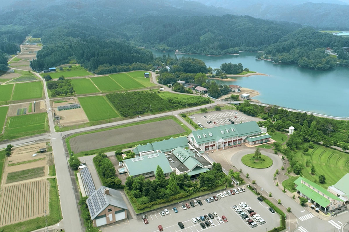 滋味に富んだ料理と温泉ウェルネスで心身をリセットする里山のオーベルジュ【富山県 里山オーベルジュ＆温泉ウェルネススパ桜ヶ池クアガーデン ...