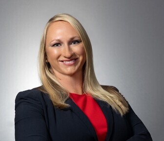 Julie Mcfalls - Financial Advisor in Naples, FL 34108 | Merrill