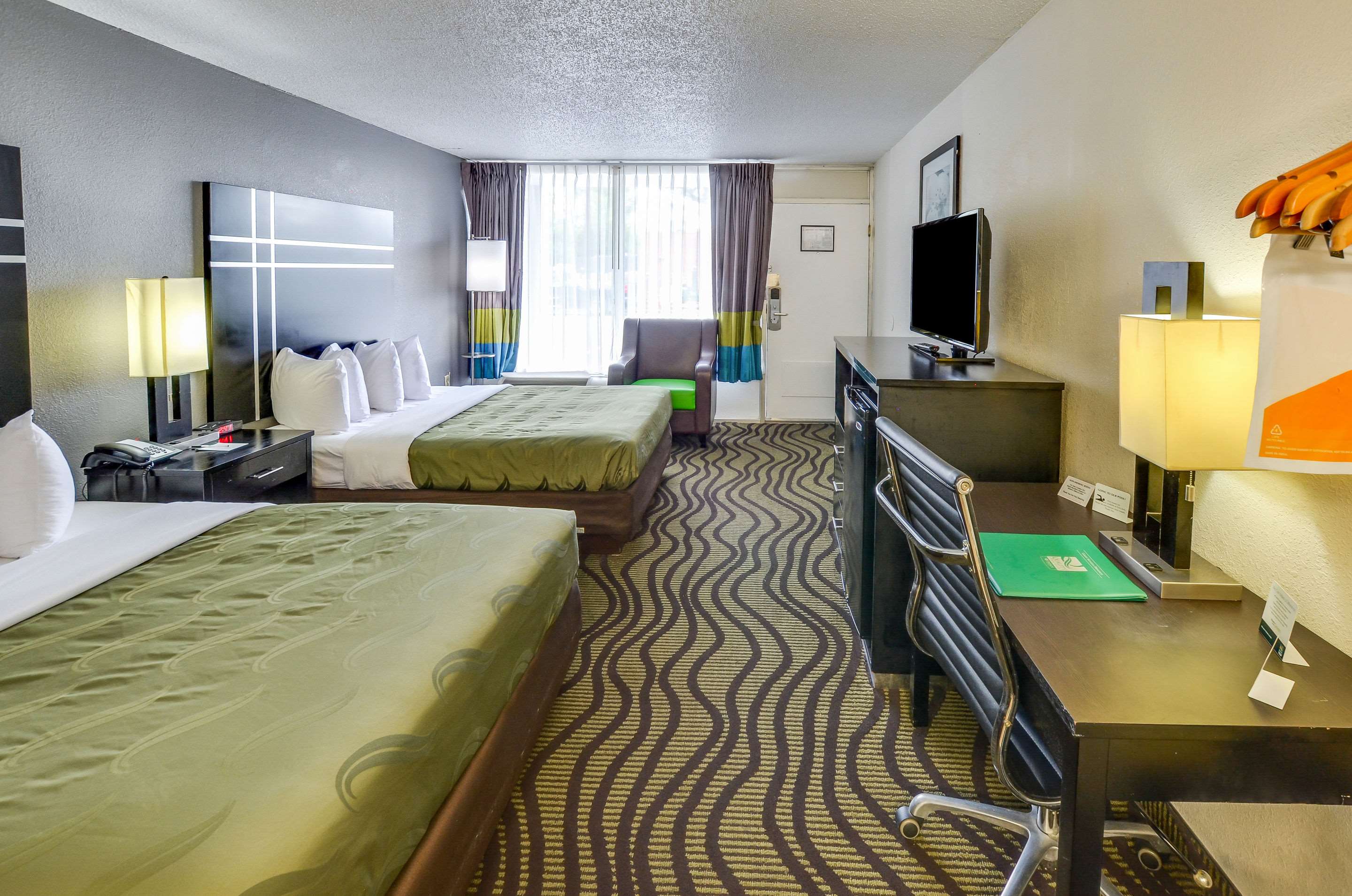 Quality Inn & Suites Hardeeville - Savannah North - Hardeeville, SC ...