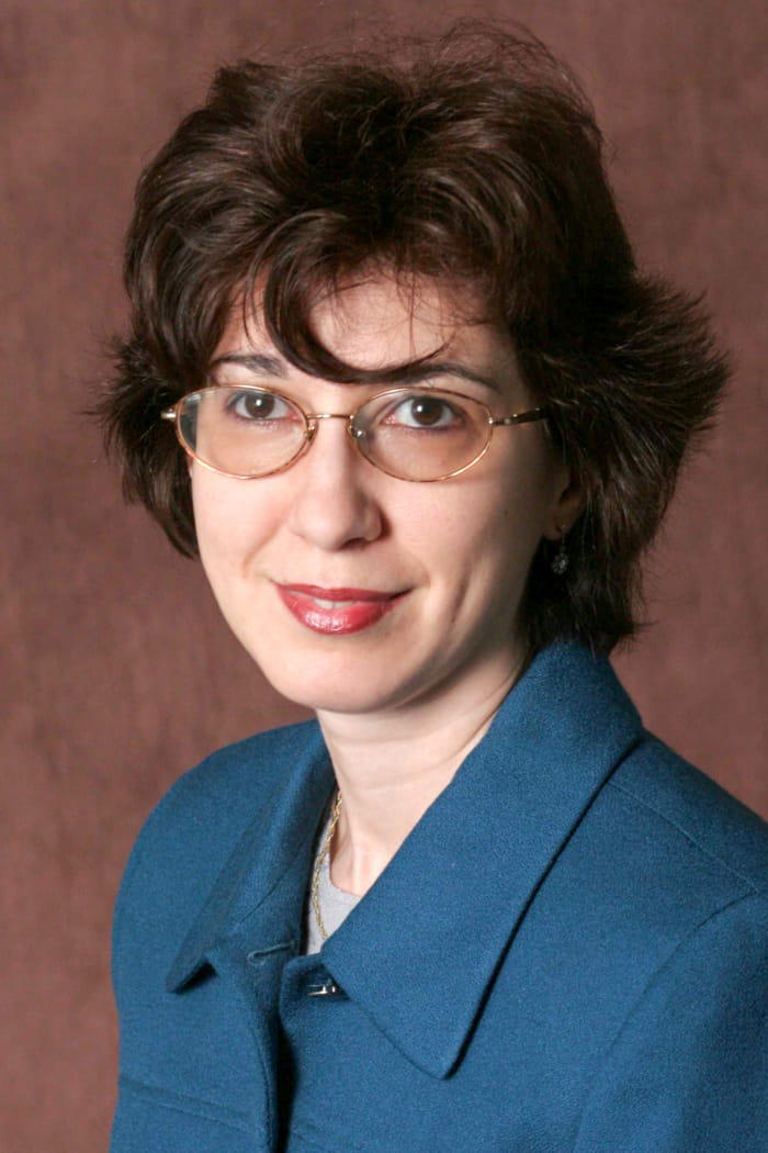 Dr. Roxana Vlad-Vonica, MD, Critical Care Medicine | Rochester, NY | WebMD