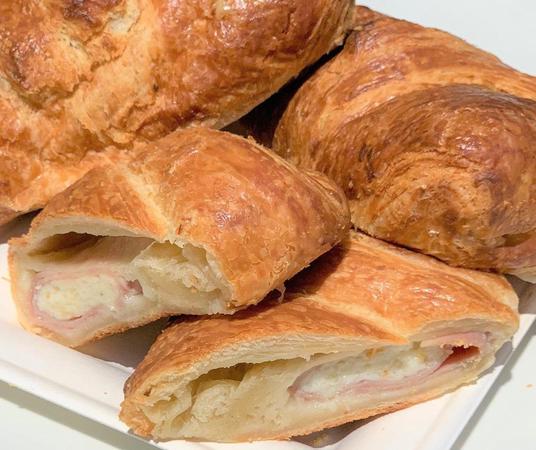 Mecatos Cafe: Breakfast and Colombian pastries in Orlando