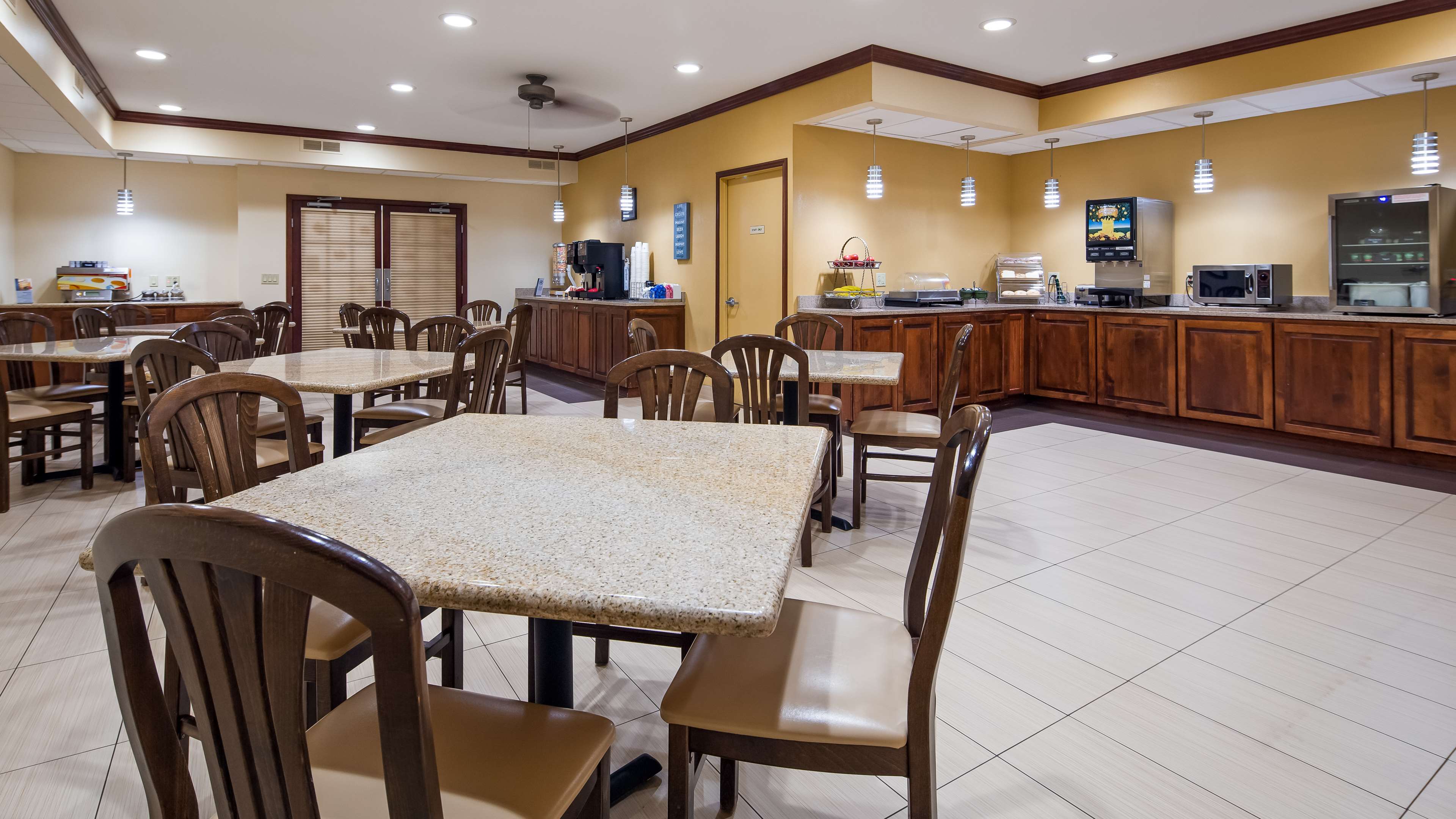 Best Western Geneseo Inn, 1375 S OAKWOOD AVE, Geneseo, IL, Best Western ...