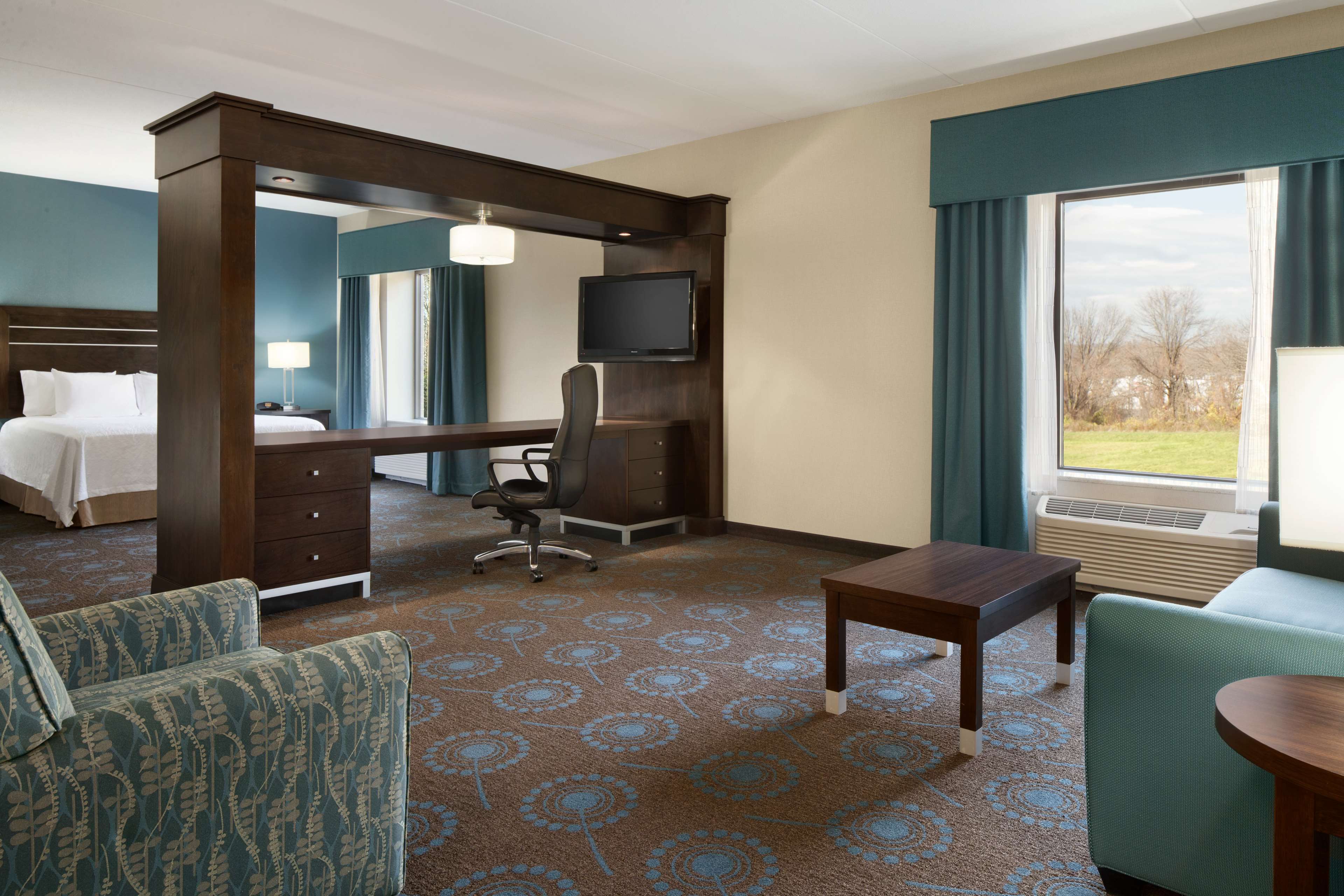 HAMPTON INN & SUITES EDGEWOOD/ABERDEEN-SOUTH