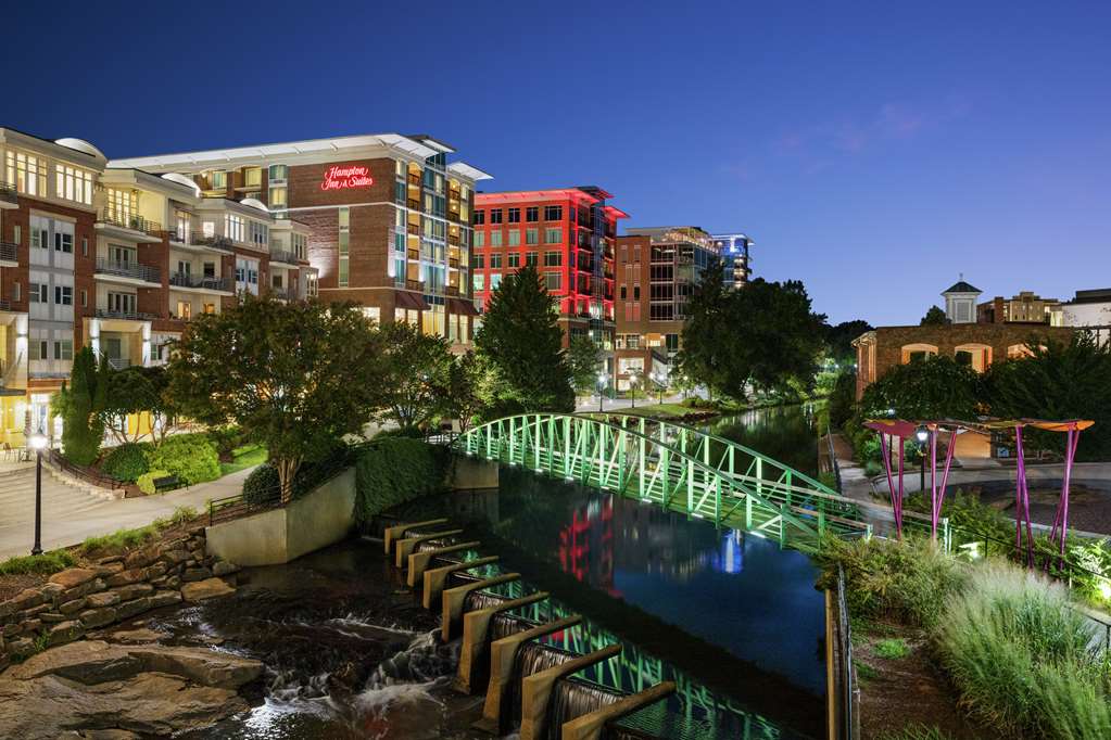 Hampton Inn & Suites Greenville-Downtown-RiverPlace, 171 Riverplace ...